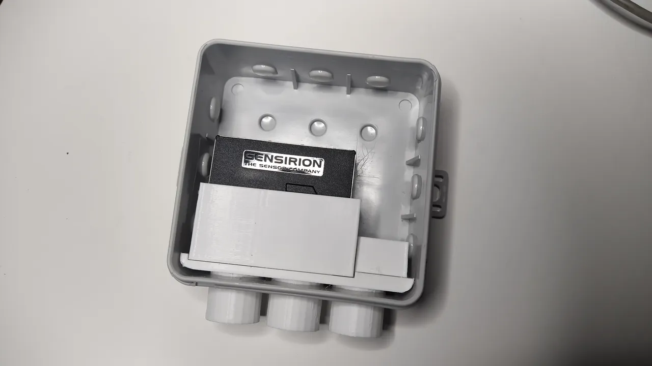 AQ-SEN5x-E113-Holder by pklosko | Download free STL model | Printables.com