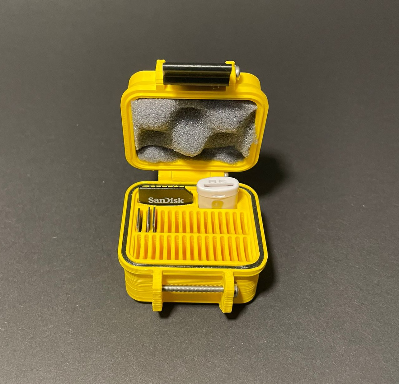Rugged MicroSD Card Case by Jascha3D | Download free STL model ...
