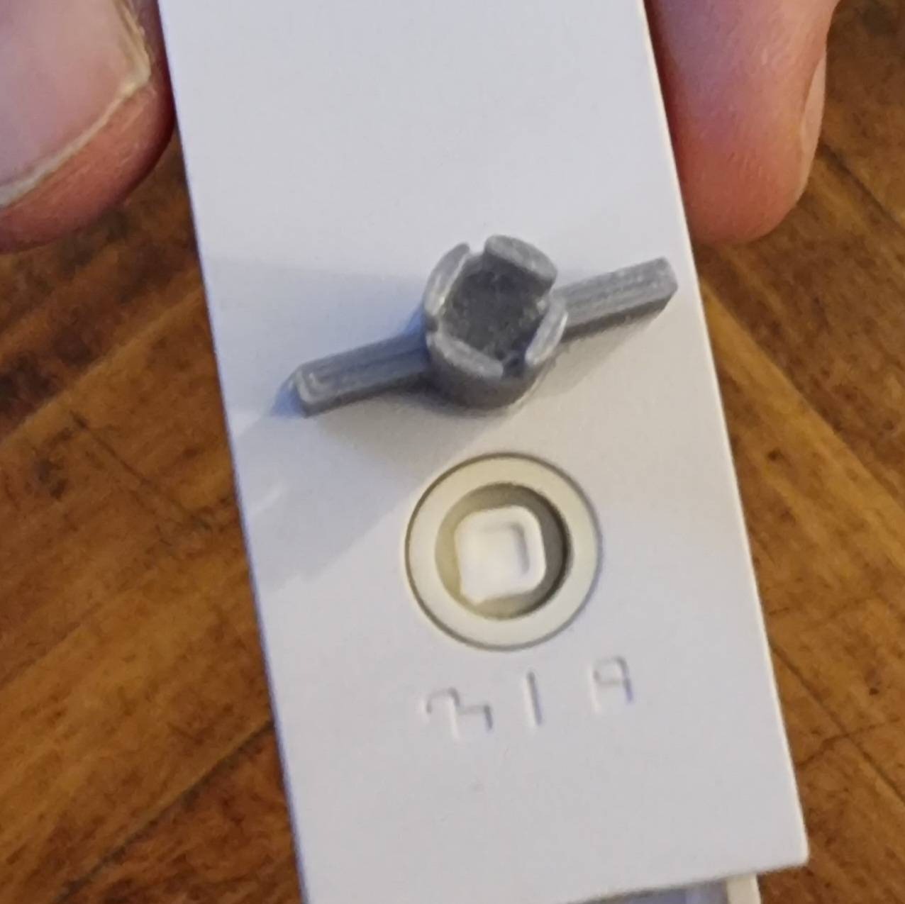 Qnap Key for square lock with protrusion by Molot | Download free STL ...