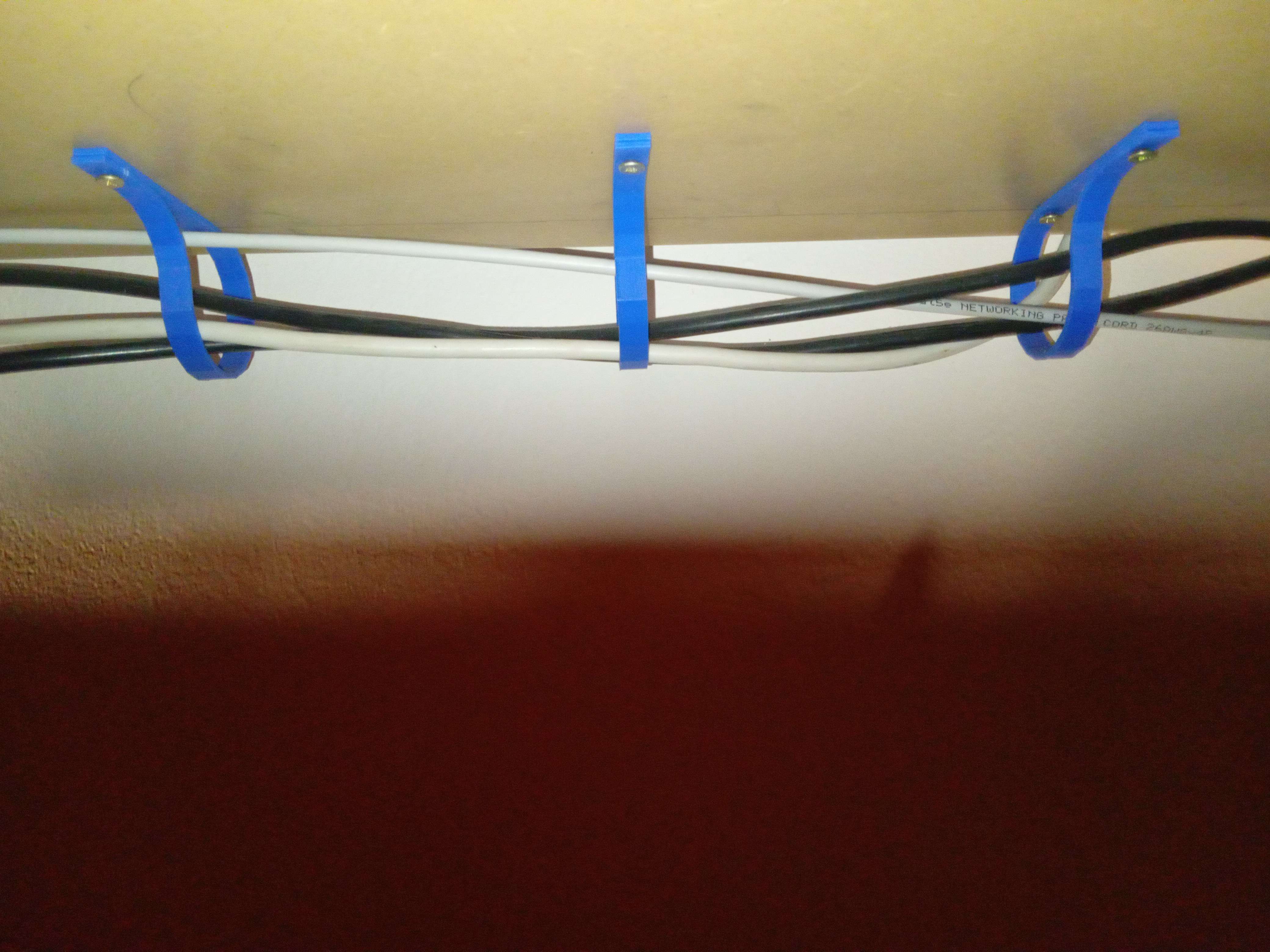 Cable holder (easy to print) by Adam Špindler | Download free STL model ...