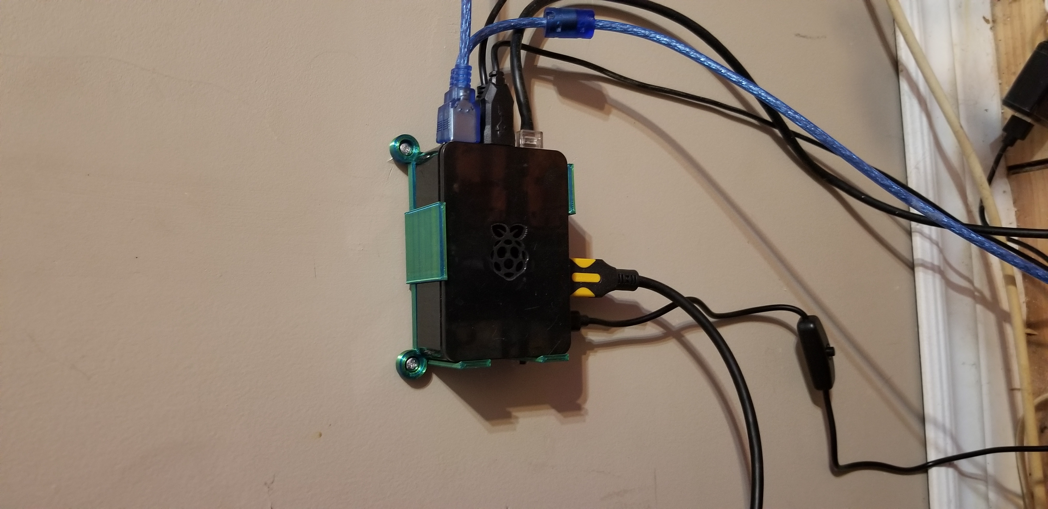Raspberry Pi 3B+ Wall Mount by cheetah102 | Download free STL model | Printables.com