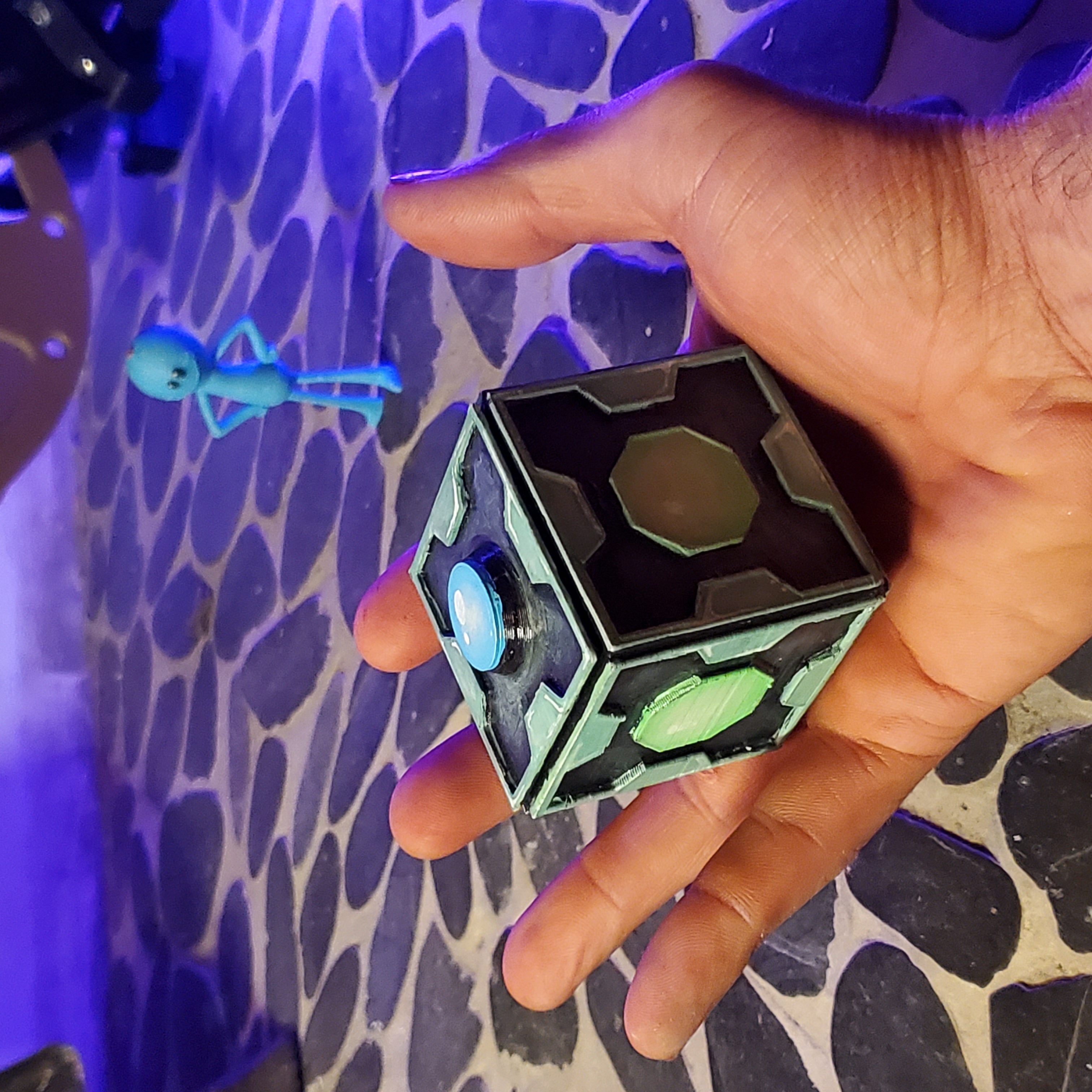 Mr. Meeseeks SD + MicroSD Box by Bryan Beyond | Download free STL model ...