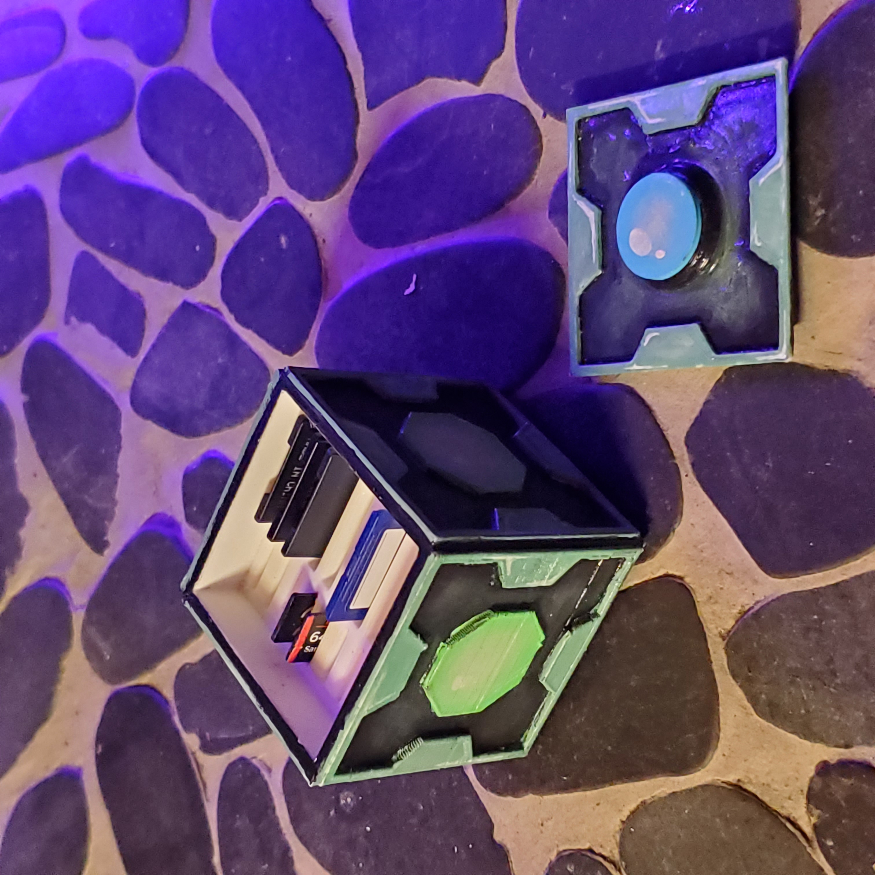 Mr. Meeseeks SD + MicroSD Box by Bryan Beyond | Download free STL model ...