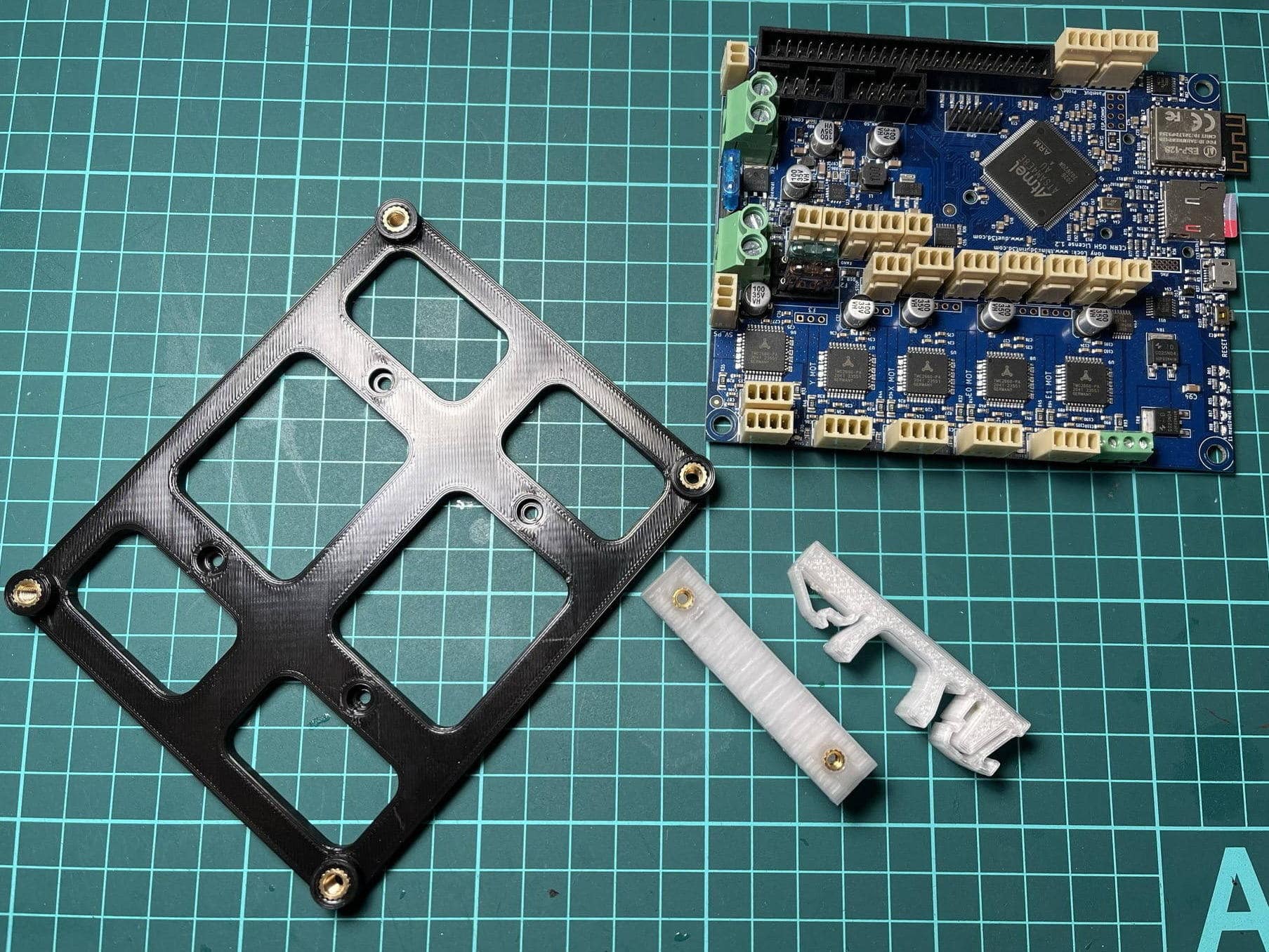 DUET 2 WIFI V1.5 MOUNT + DIN RAIL MOUNT da LorDXEO | Scarica il modello ...