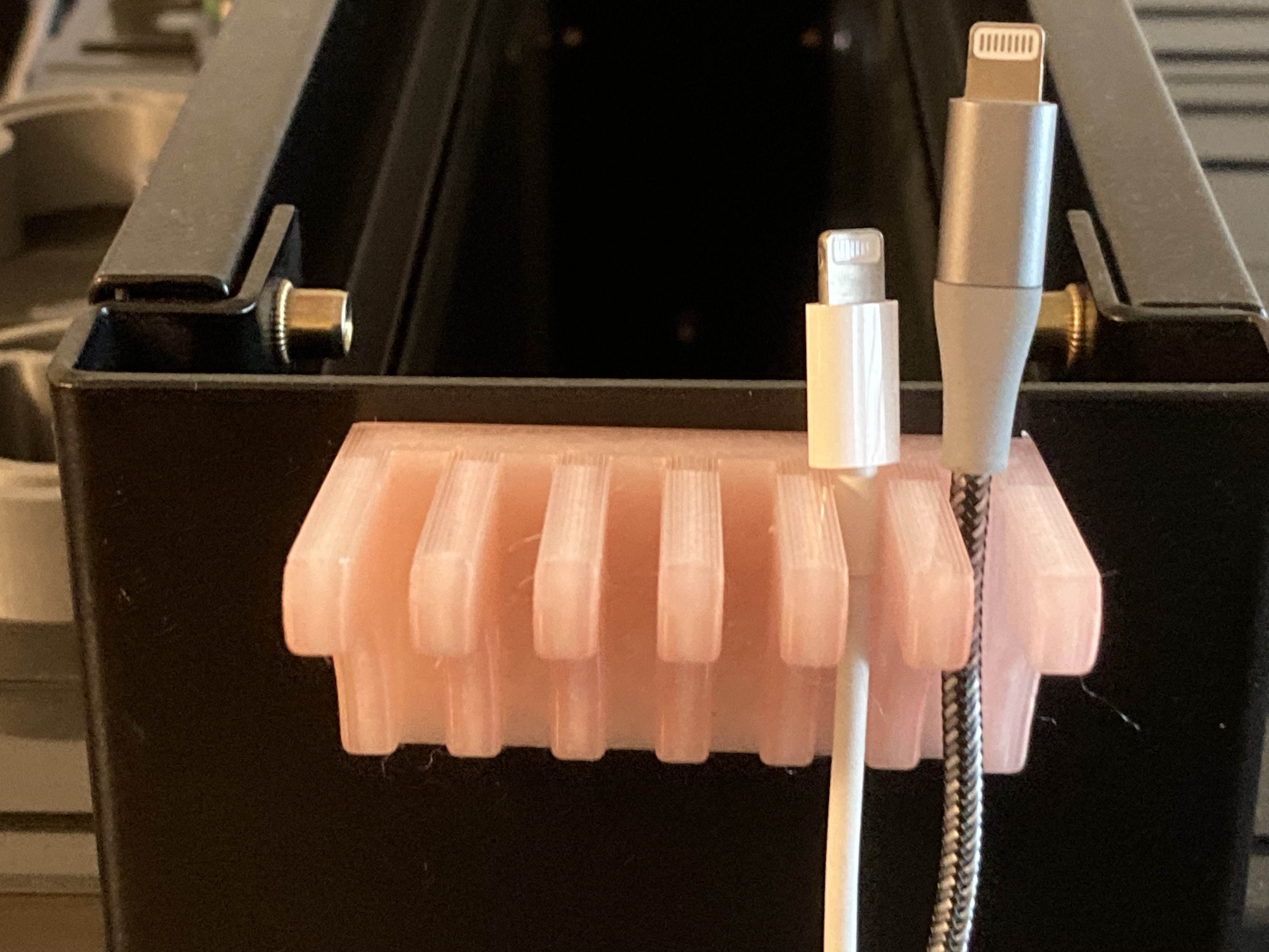 USB cable hanger with magnet hole by Kaien | Download free STL model ...