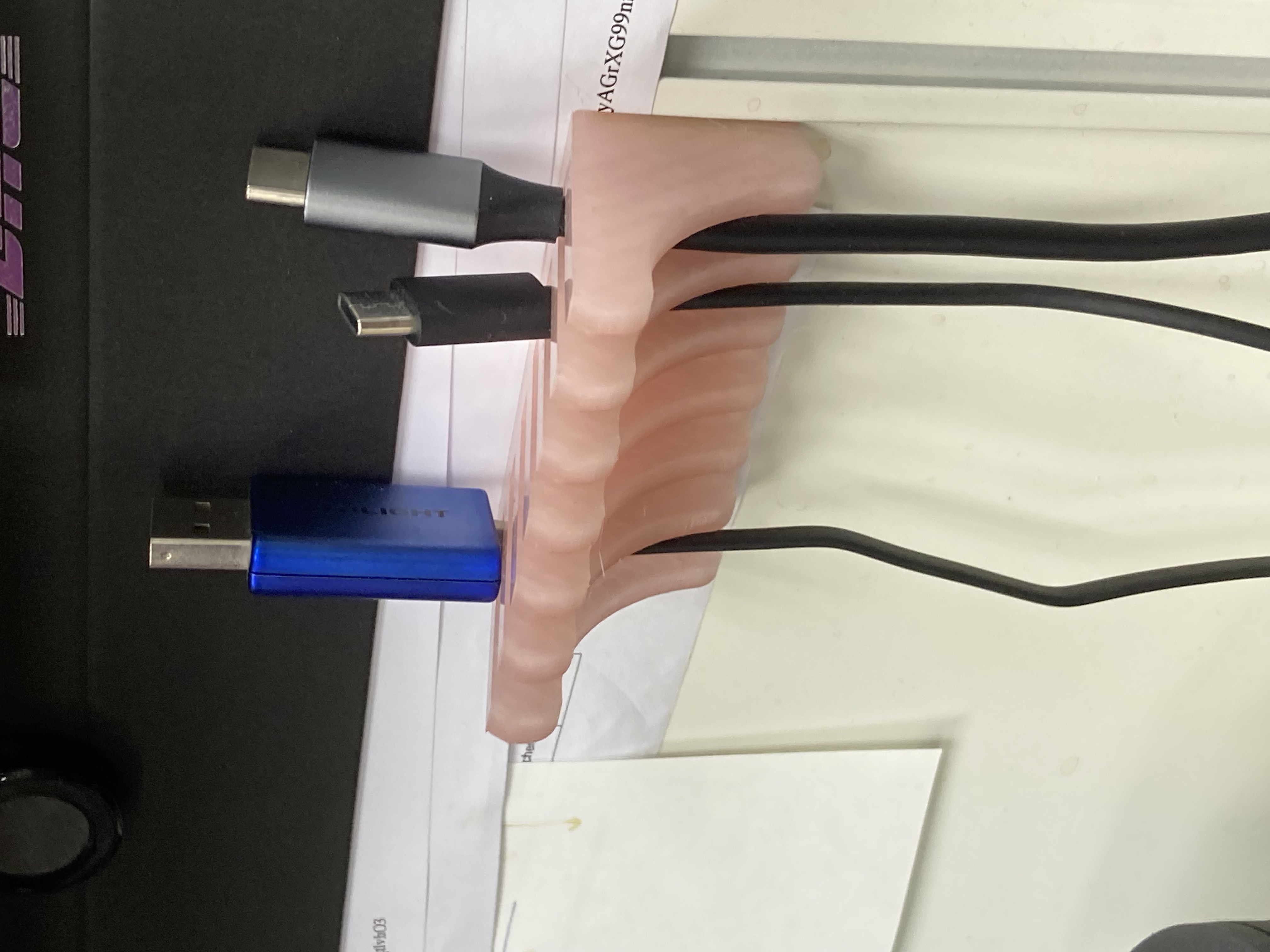 USB cable hanger with magnet hole by Kaien | Download free STL model ...