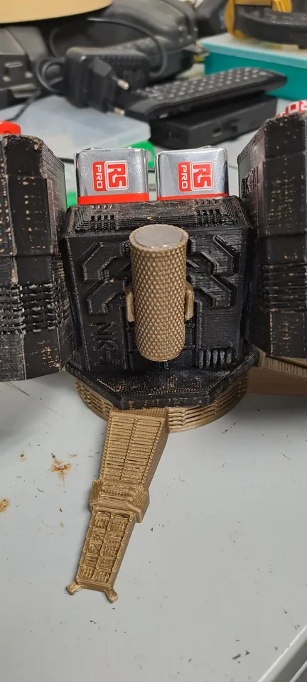 AA, AAA and 9V batteries pilot chamber by Xavi Xavi | Download free STL ...