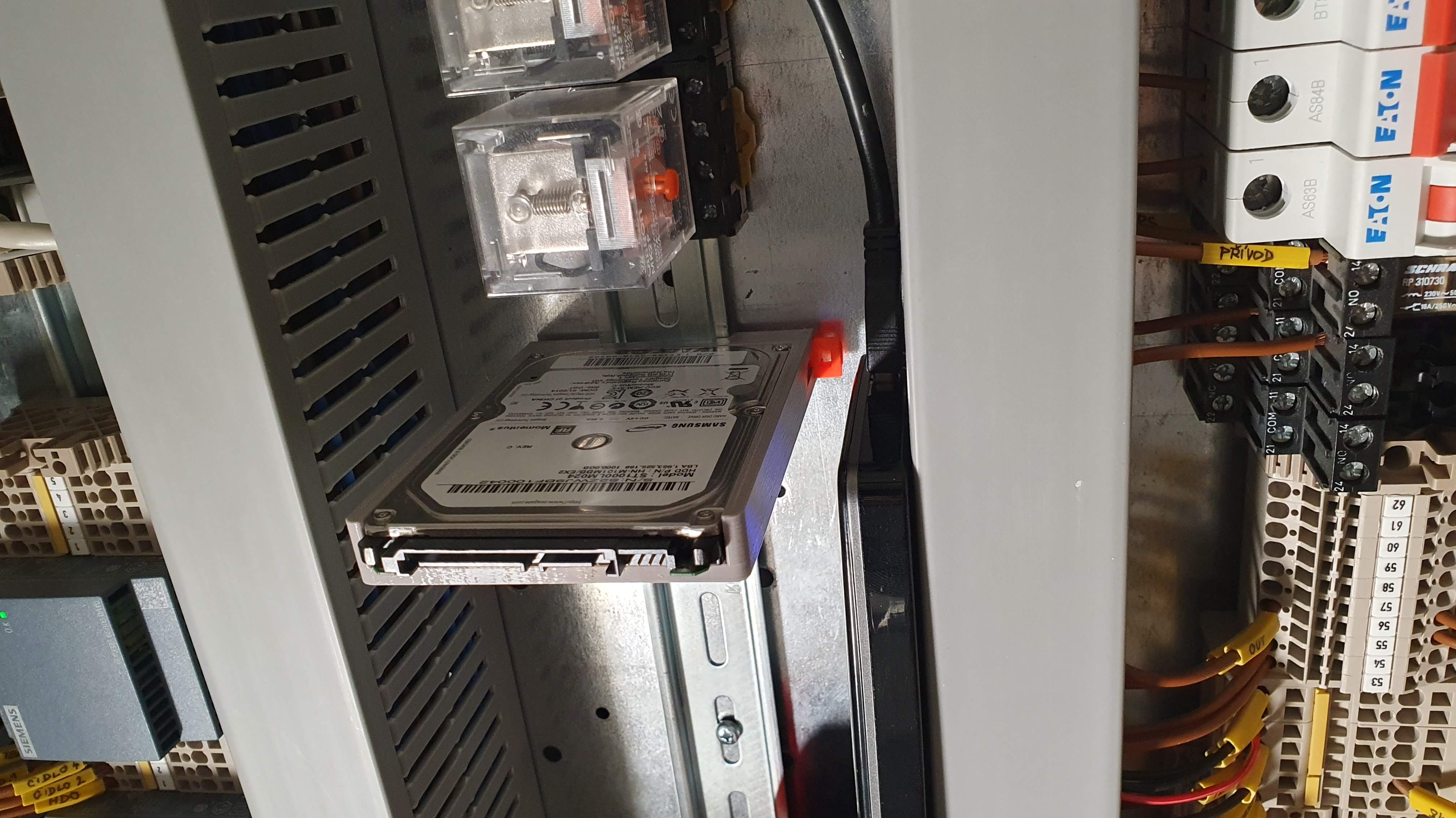 HDD DIN mount case by hunger | Download free STL model | Printables.com
