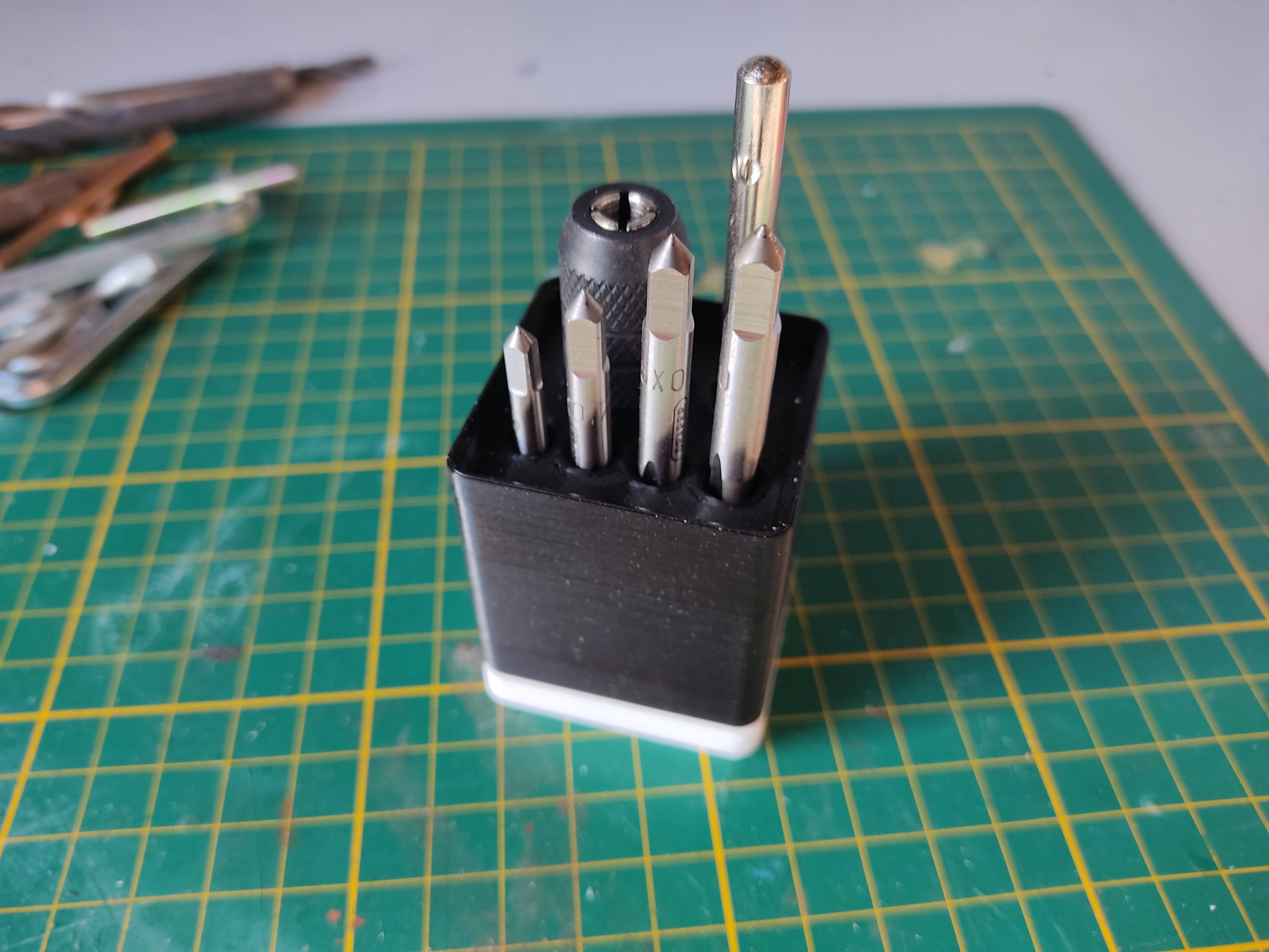 Gridfinity tapping guide by Zekko | Download free STL model ...