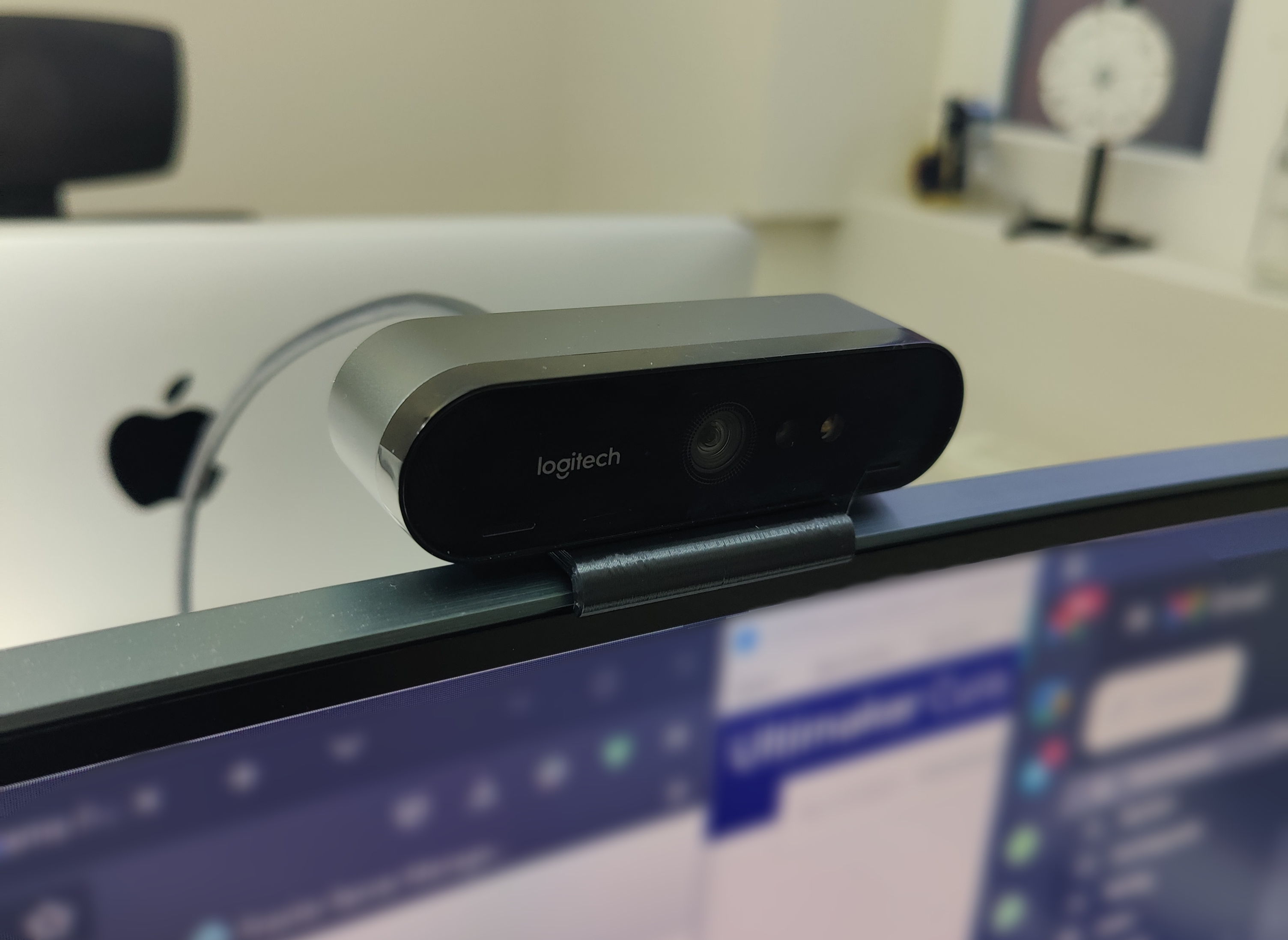 Logitech Brio Displaymount by MWDesign | Download free STL model ...