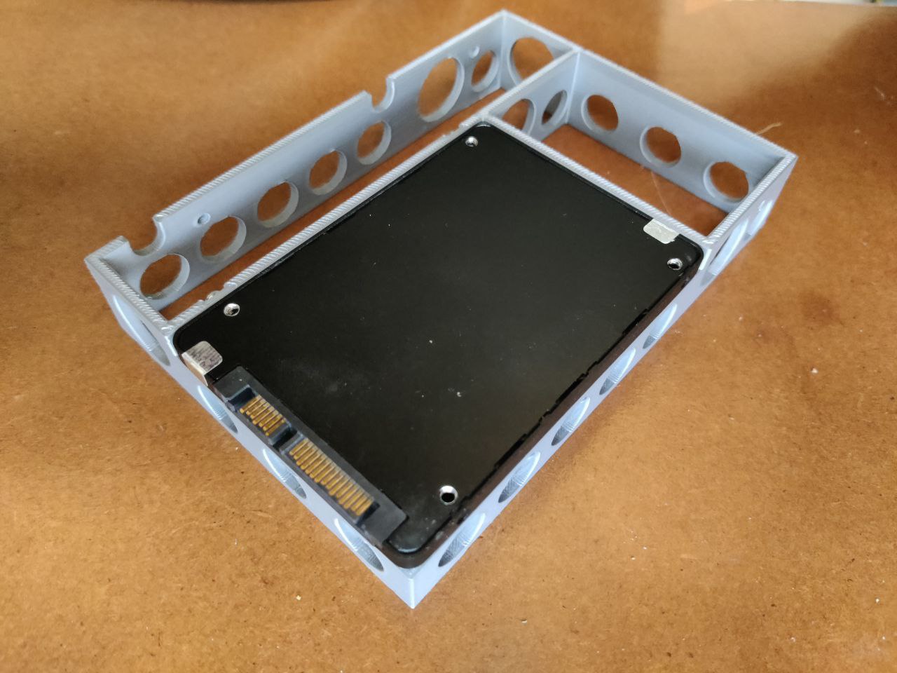 7mm 2.5" ssd adapter for 3.5" drive tray caddy by roel.gerrits ...