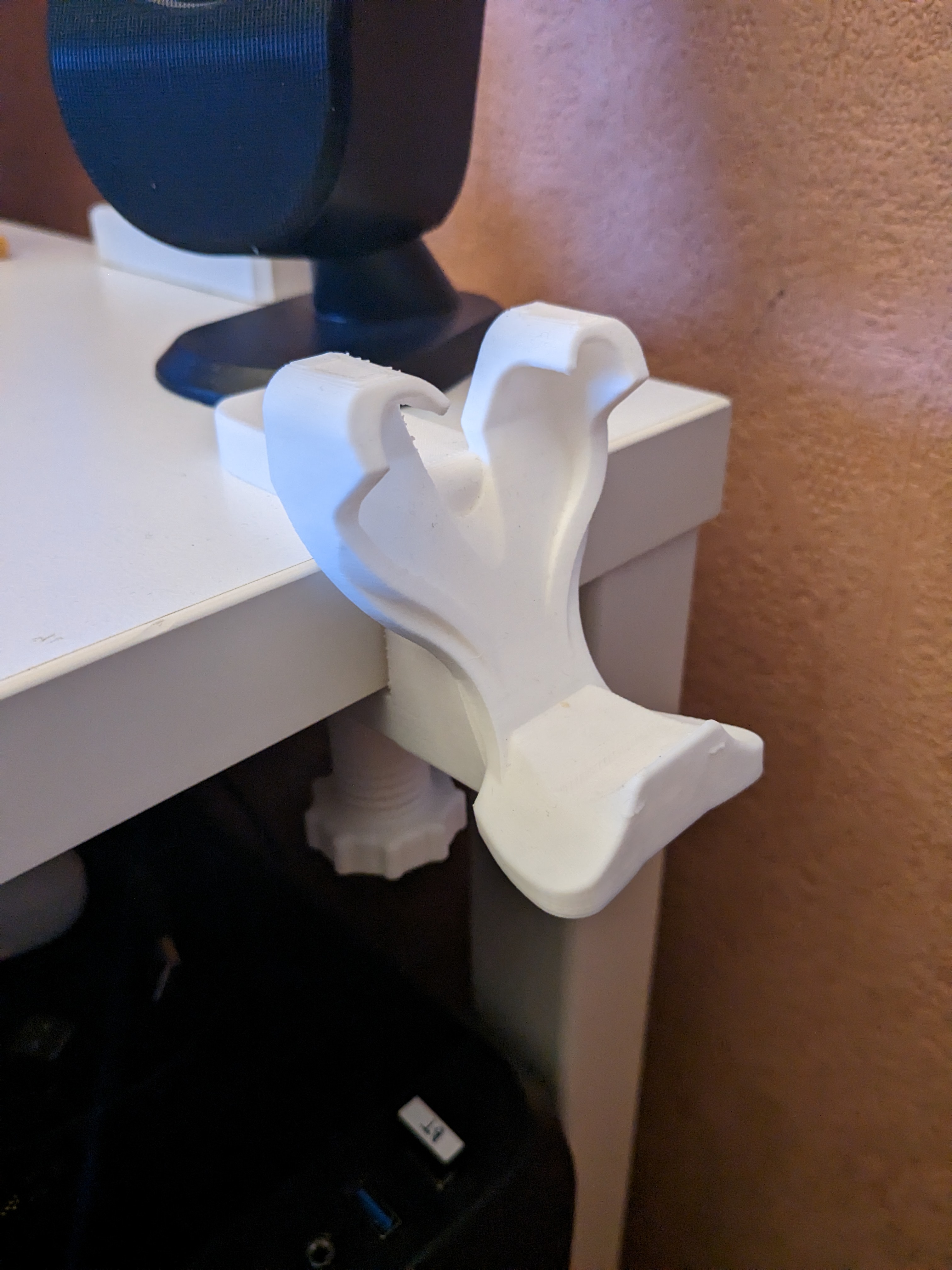 Playstation Dualshock 4 desk mount by Tai-Min | Download free STL model ...