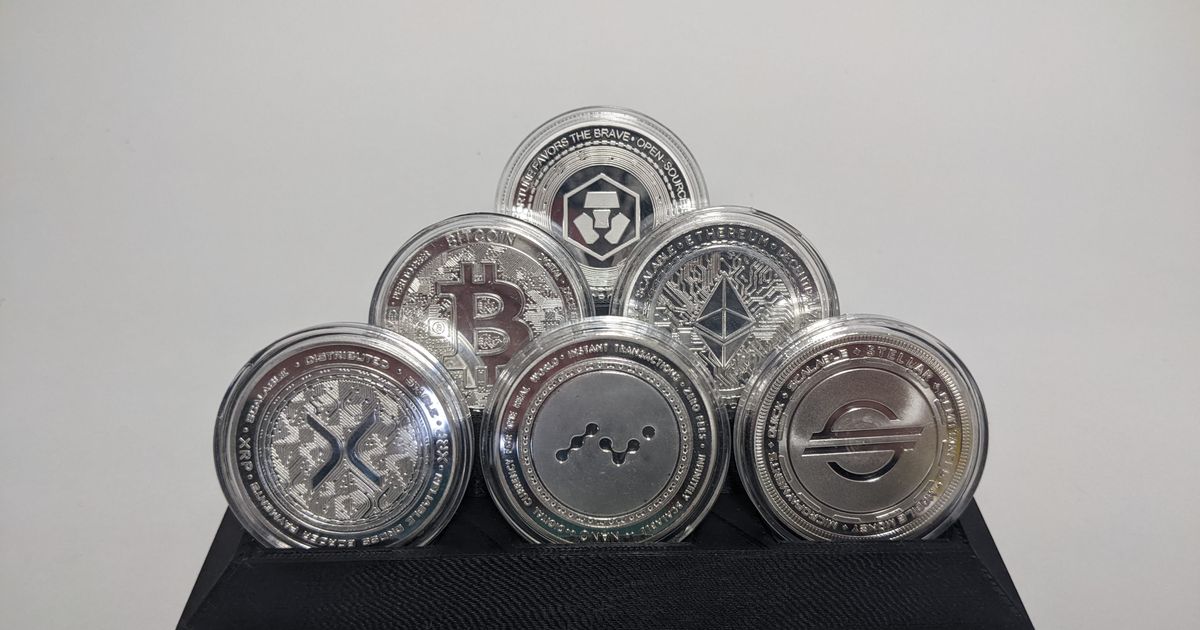 Small Pyramid Challenge Coin Holder by Daniel Ryan | Download free STL ...