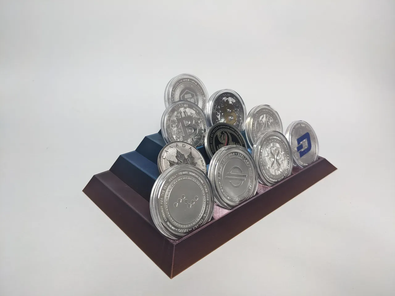 Large Pyramid Challenge Coin Holder by Daniel Ryan | Download free STL ...