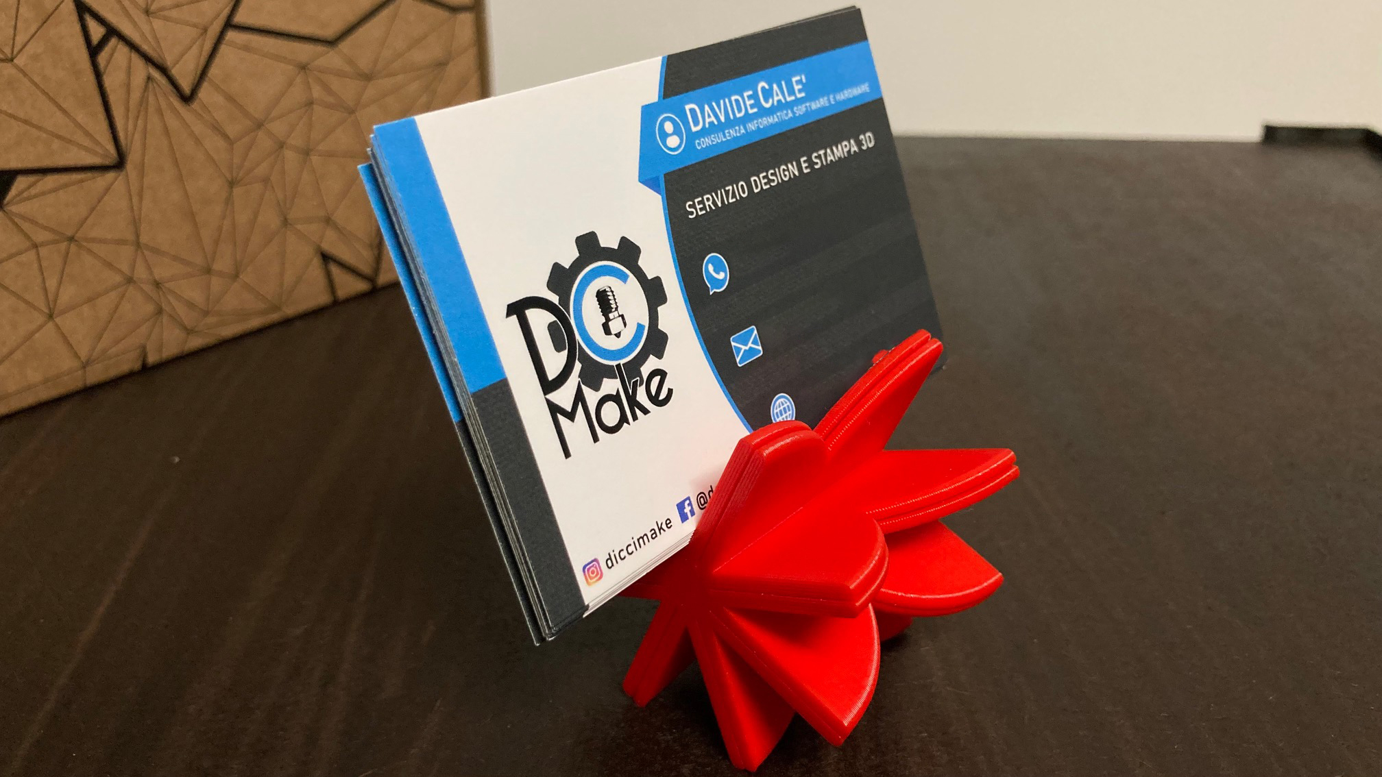 Simple & Fast-Printing Business Card Holder by DCMake | Download free ...