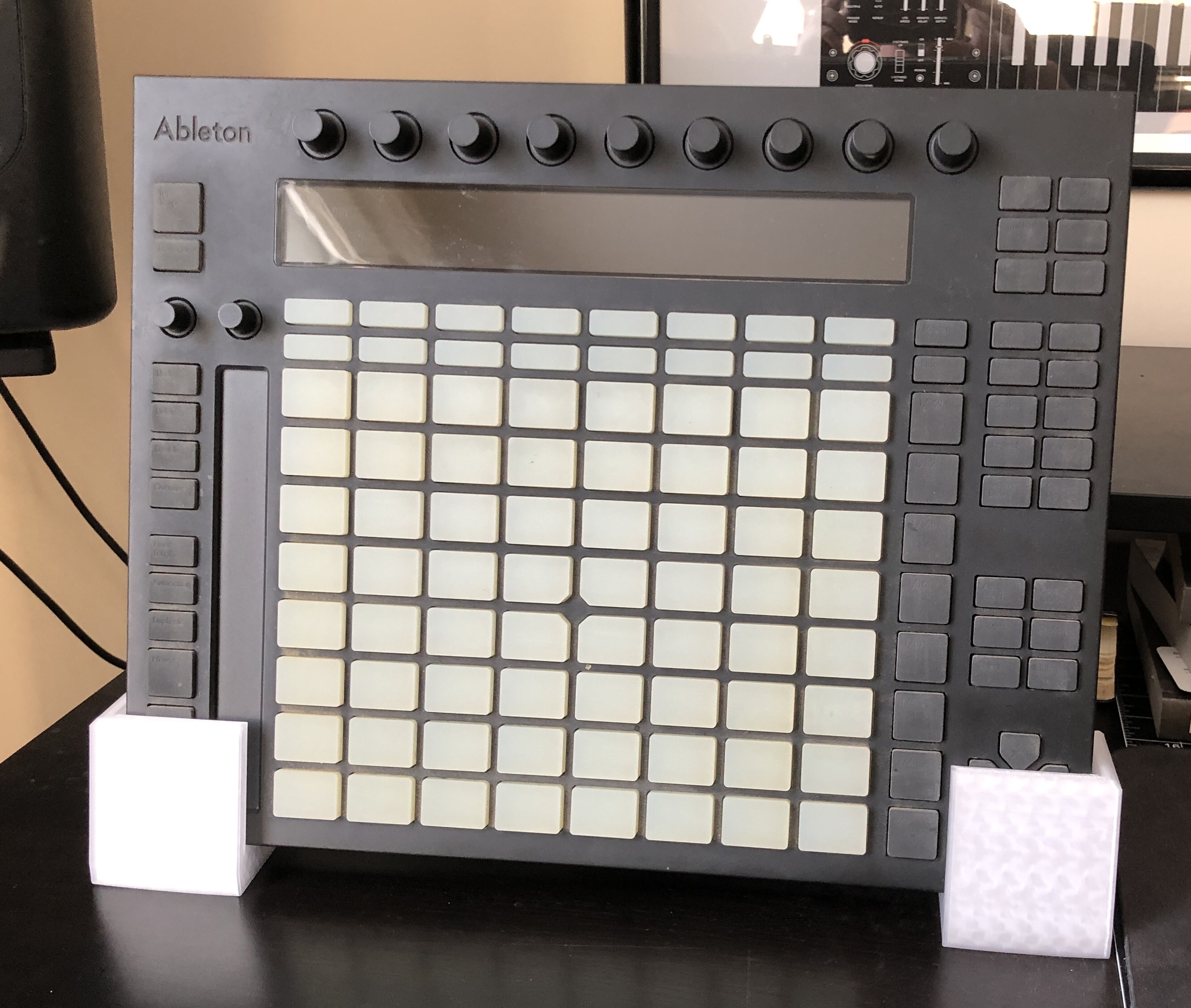 Ableton Push 1 Upright Stand by switchboard.op | Download free STL ...