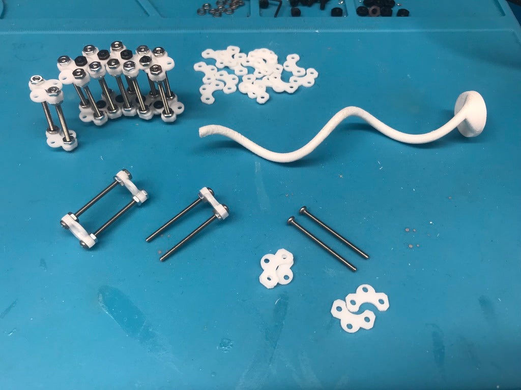 Single Actuator Wave-Like Robot par danowall | Téléchargez gratuitement ...