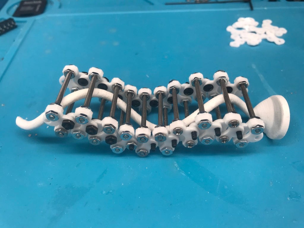 Single Actuator Wave-Like Robot par danowall | Téléchargez gratuitement ...