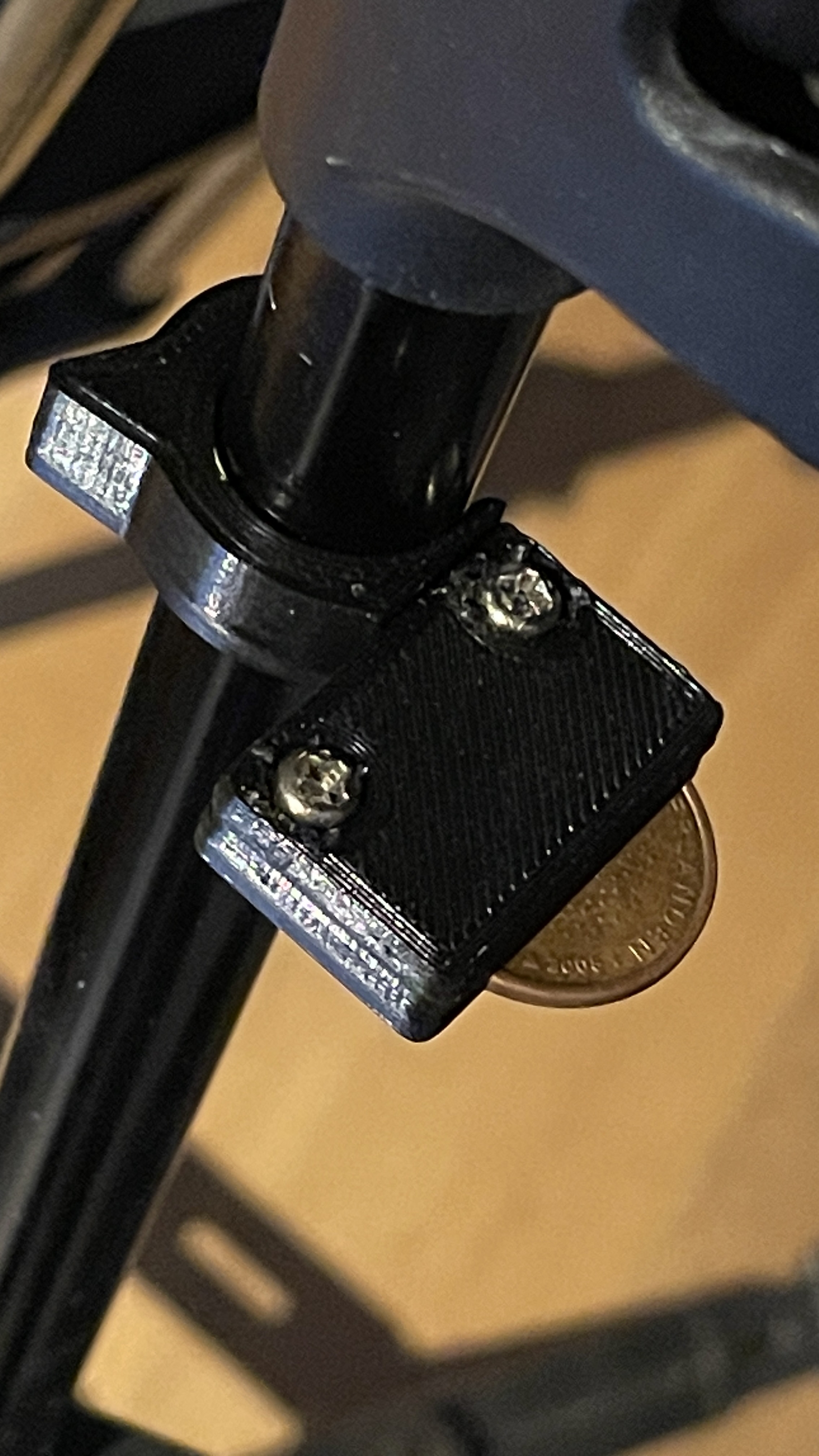 Coin clip for camera stand by Spadrille | Download free STL model ...