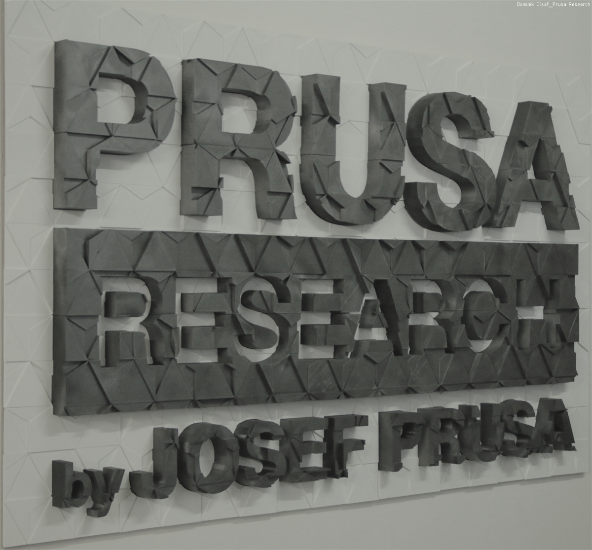 PRUSA RESEARCH WALL LOGO MOSAIC - 2 TILES autorstwa Dominik Císař ...