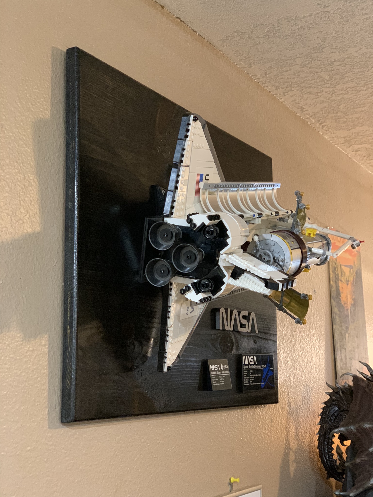 Lego Shuttle Wall Mount by Dot Dot Dash | Download free STL model ...