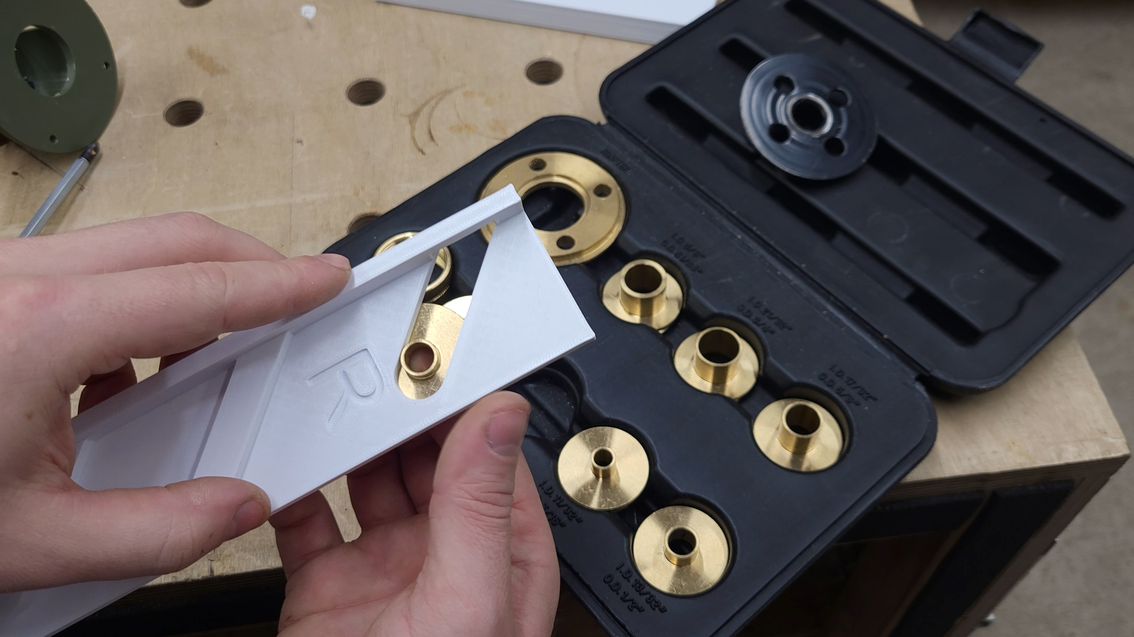 Louver router template by Roomla Furniture | Download free STL model ...