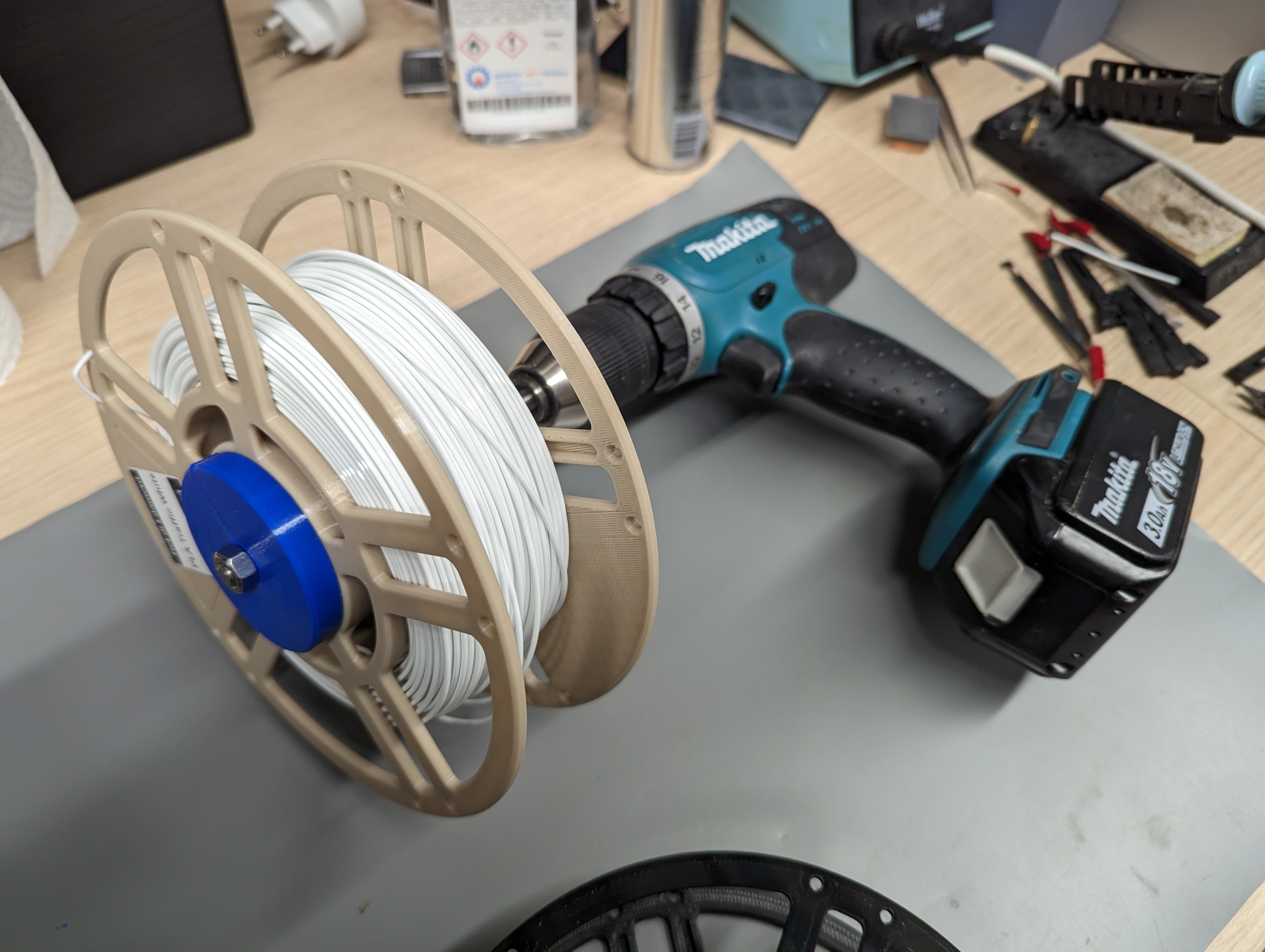 FormFutura Refill MasterSpool Respool Tool by Robin Vellekoop ...