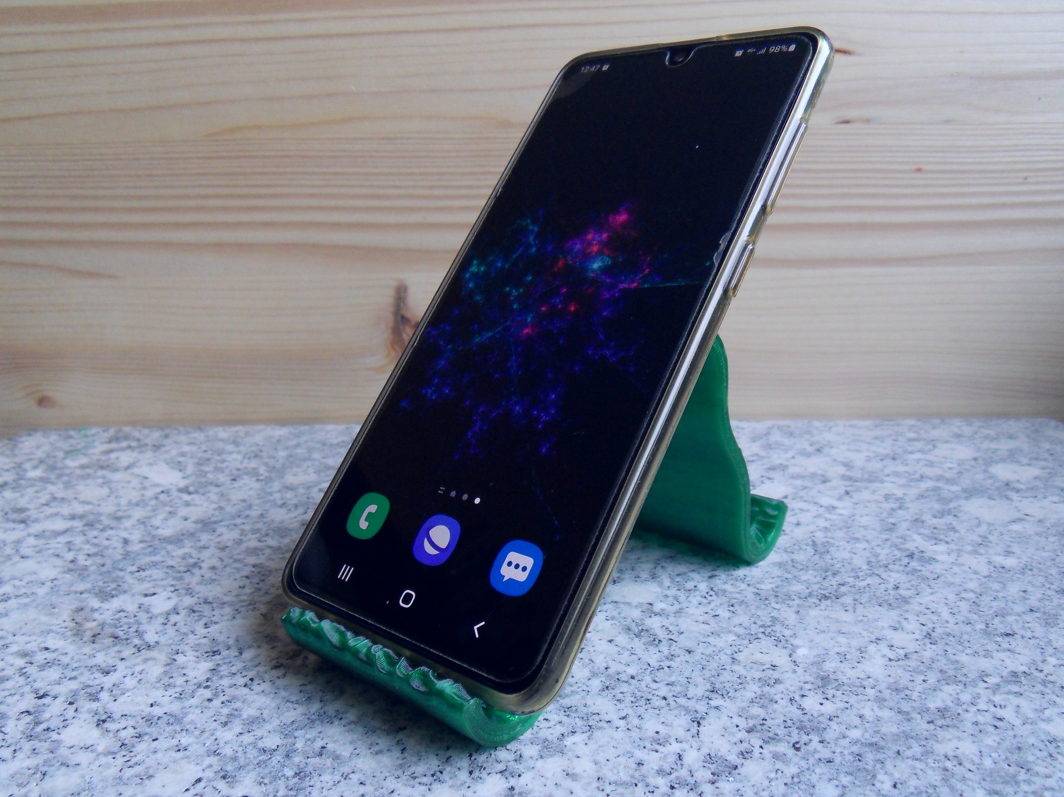 Curvy Textured Phone Stand "WAVES" by Windkanter | Download free STL ...