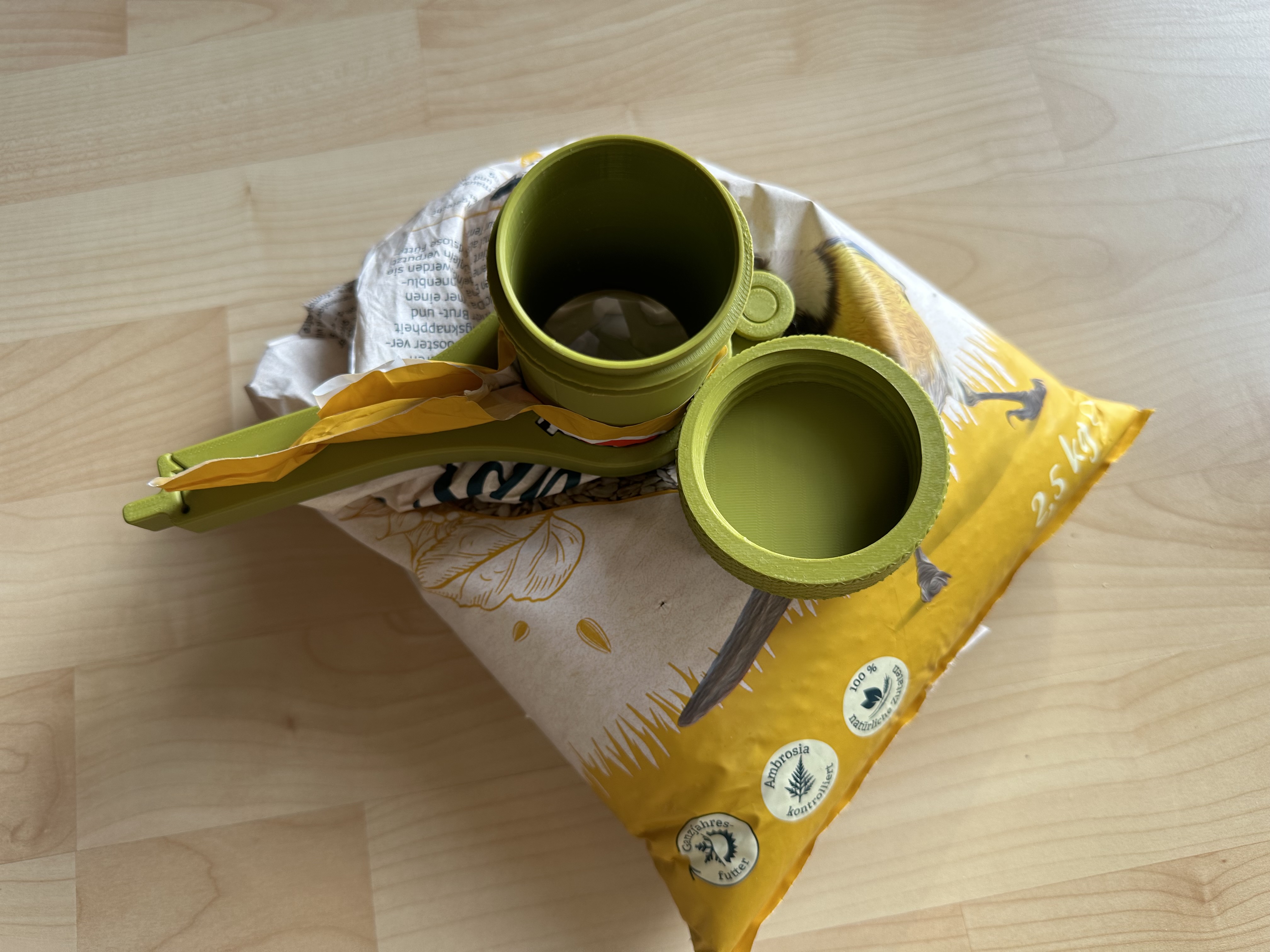 Big Bag Clip with screw on cap with longer tube by dietrich | Download ...