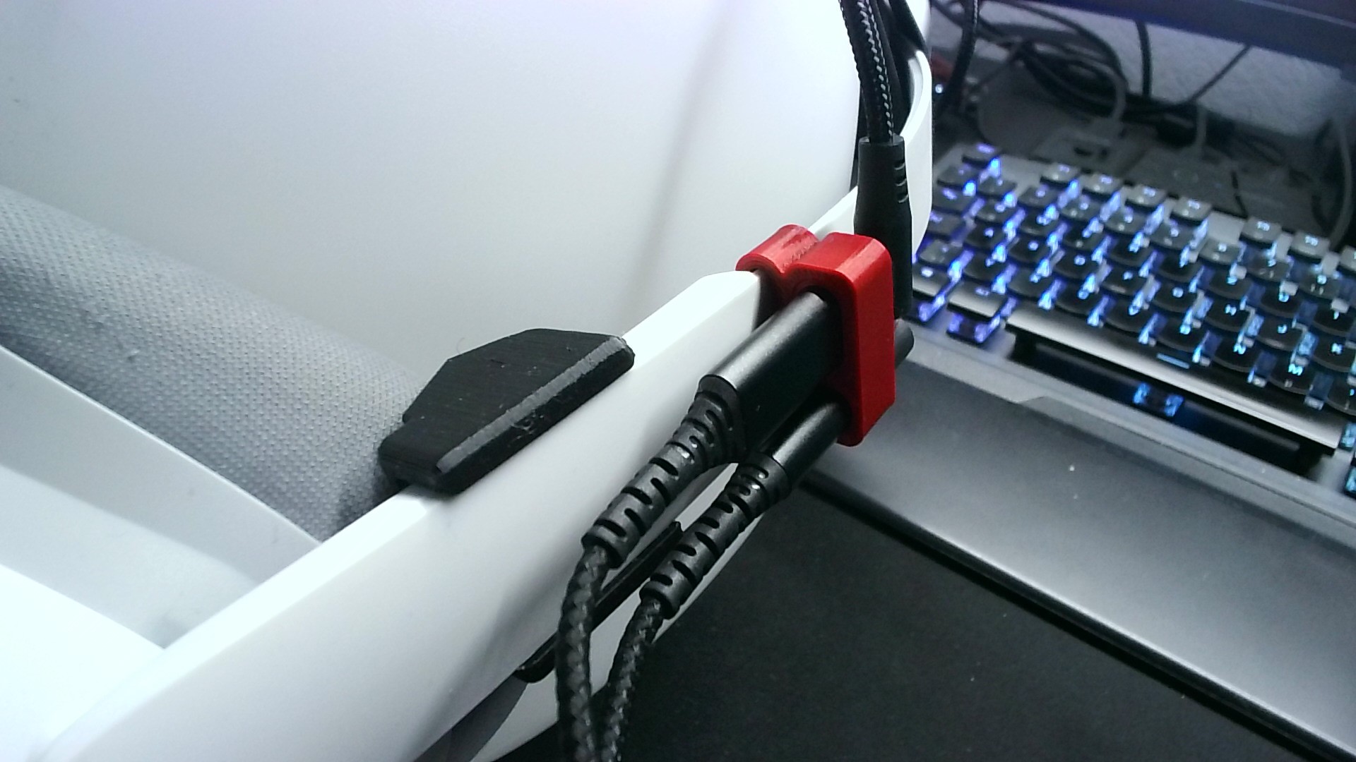 Pico 4 USBc Splitter Holder 3.5 Headphone and Power Passthrough by ...