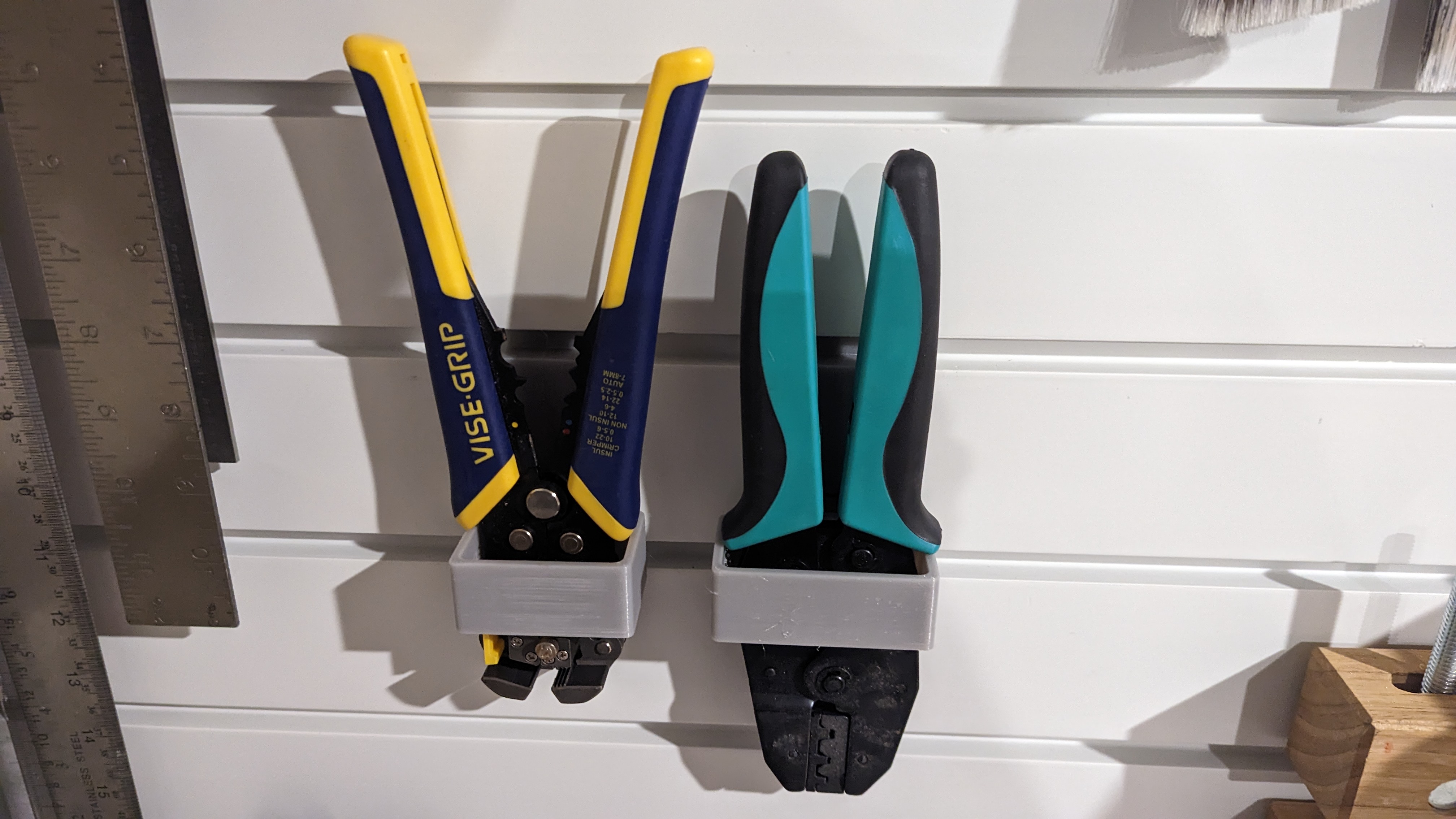 Box / C Holders for 3" Slatwall by Yangorang | Download free STL model ...