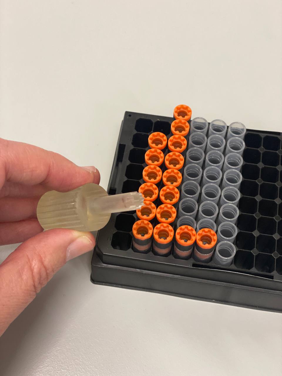 Tool for the capping and recapping of FluidX 1ml internal thread tubes ...