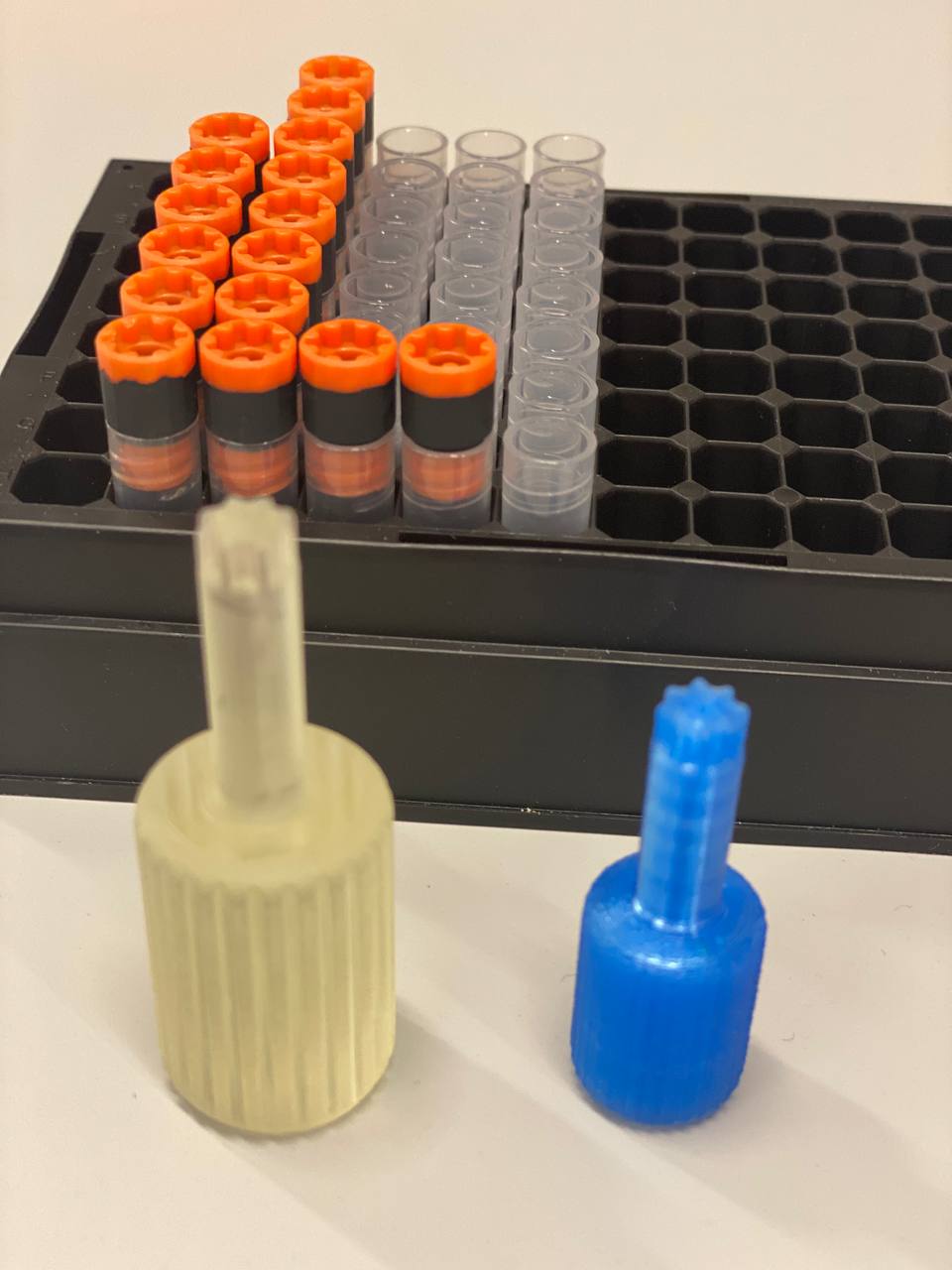 Tool for the capping and recapping of FluidX 1ml internal thread tubes ...