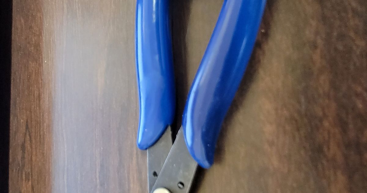 Flush Cutter Clamp by VividRiley | Download free STL model | Printables.com