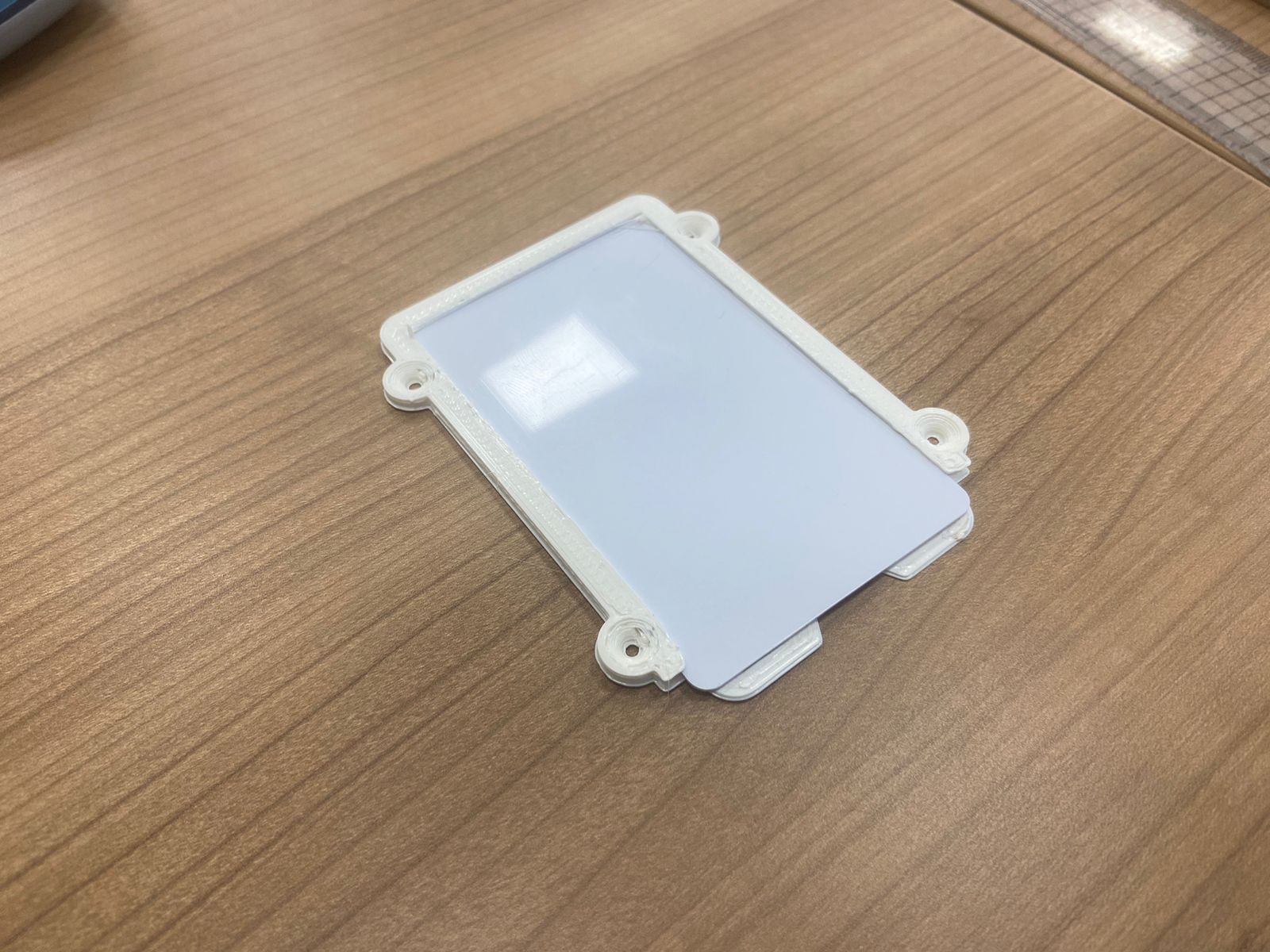 RFID card holder by Omar Senbisy | Download free STL model | Printables.com