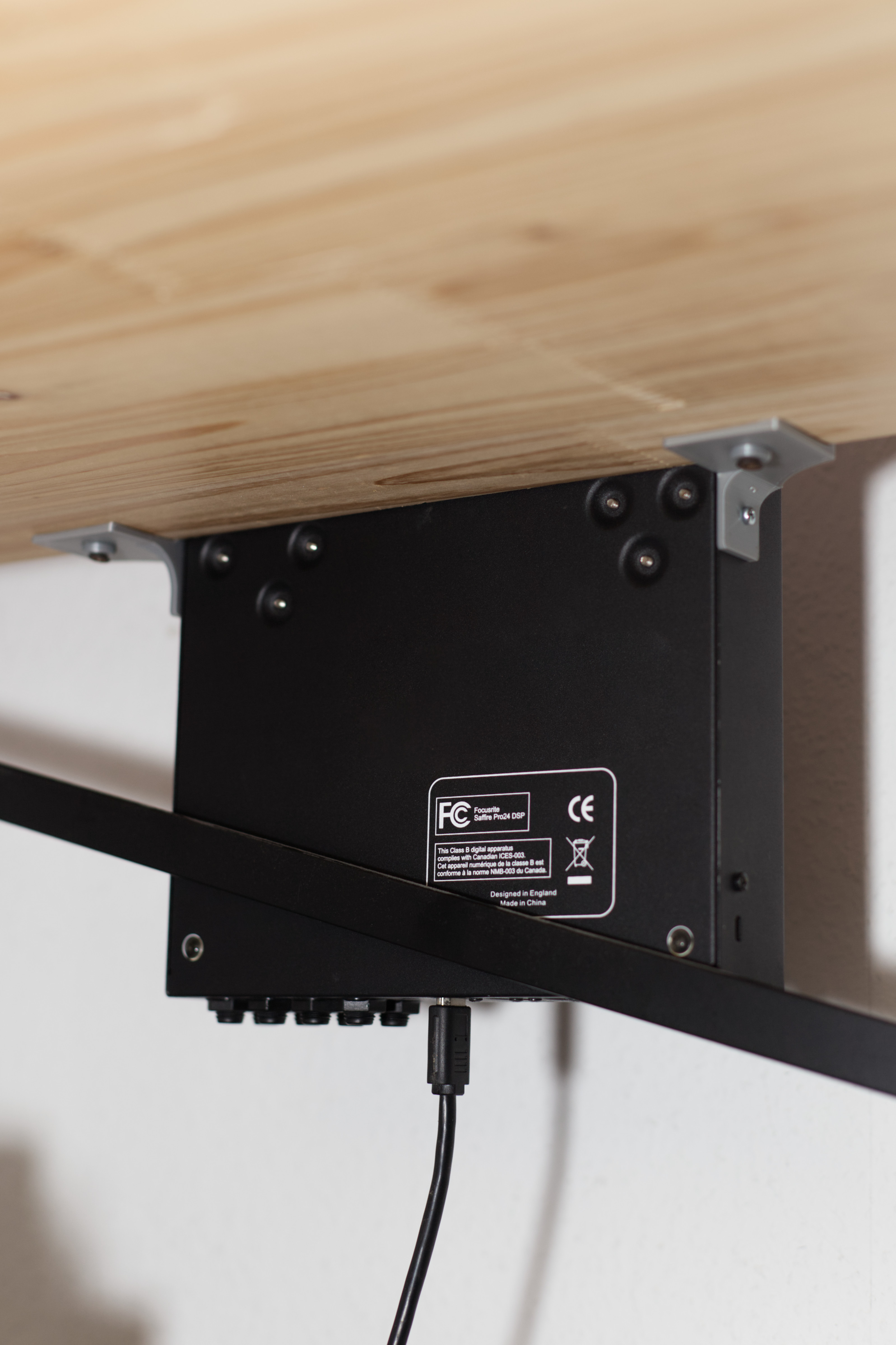 (BETA) Focusrite Saffire Pro 24 DSP vertical desk (d = 30,5mm) mount by ...