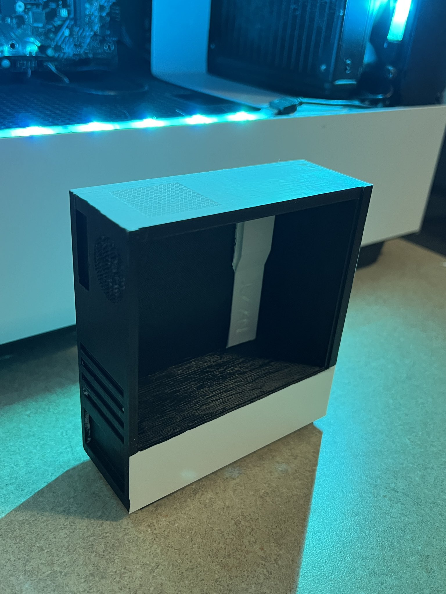 Mini NZXT PC Case Figurine by Henry3DPrinting | Download free STL model ...