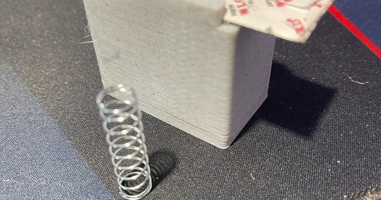 Safety razor blade dispenser with spring by Francesco Gagliardi ...