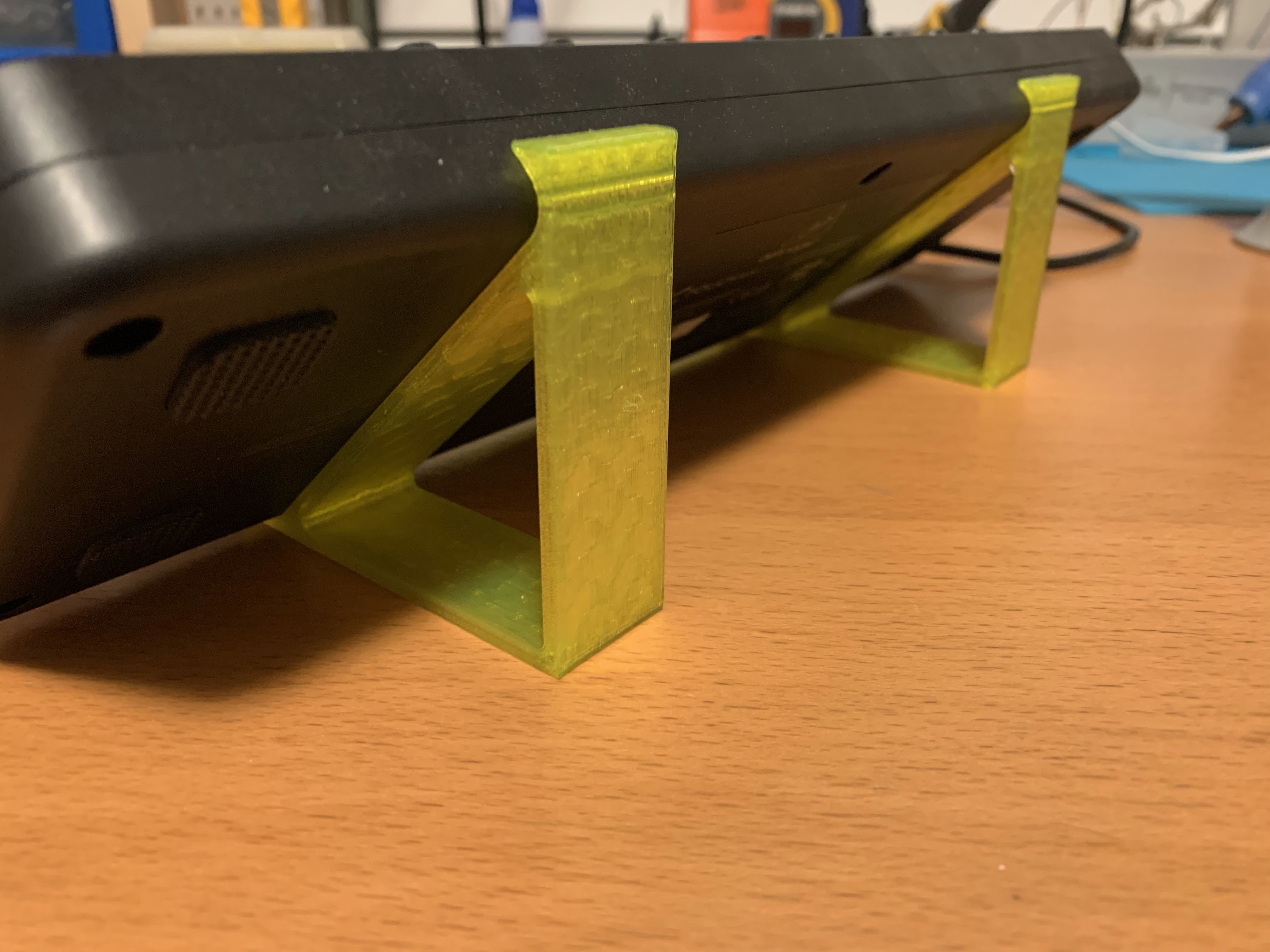 Behringer X-Touch Mini Stand V2 by Segan Designs | Download free STL ...