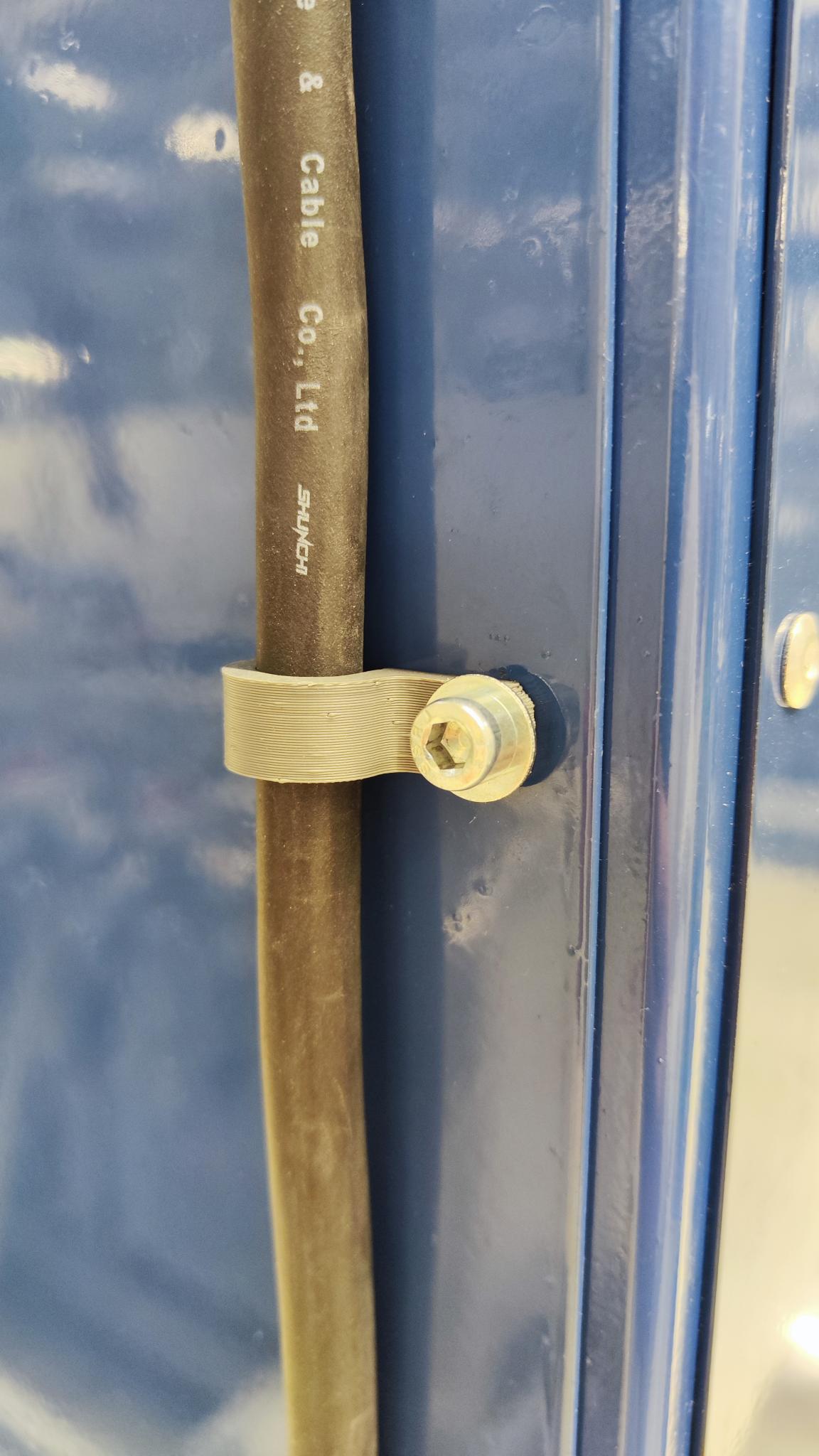 Cable clip / kabelová příchytka von Honza Sokol | Kostenloses STL ...