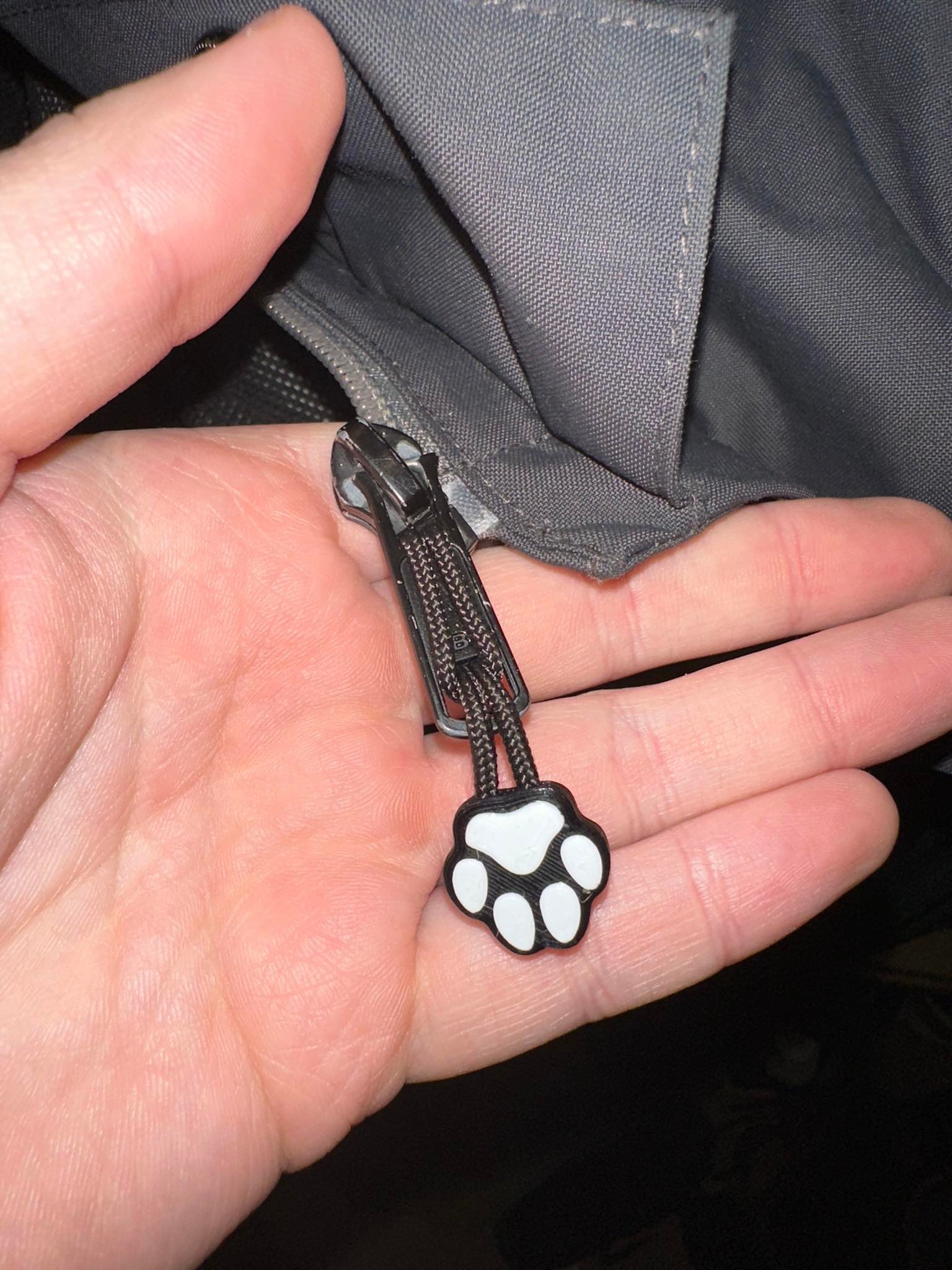 Dog paw zipper/keychain by Thomak7 | Download free STL model ...