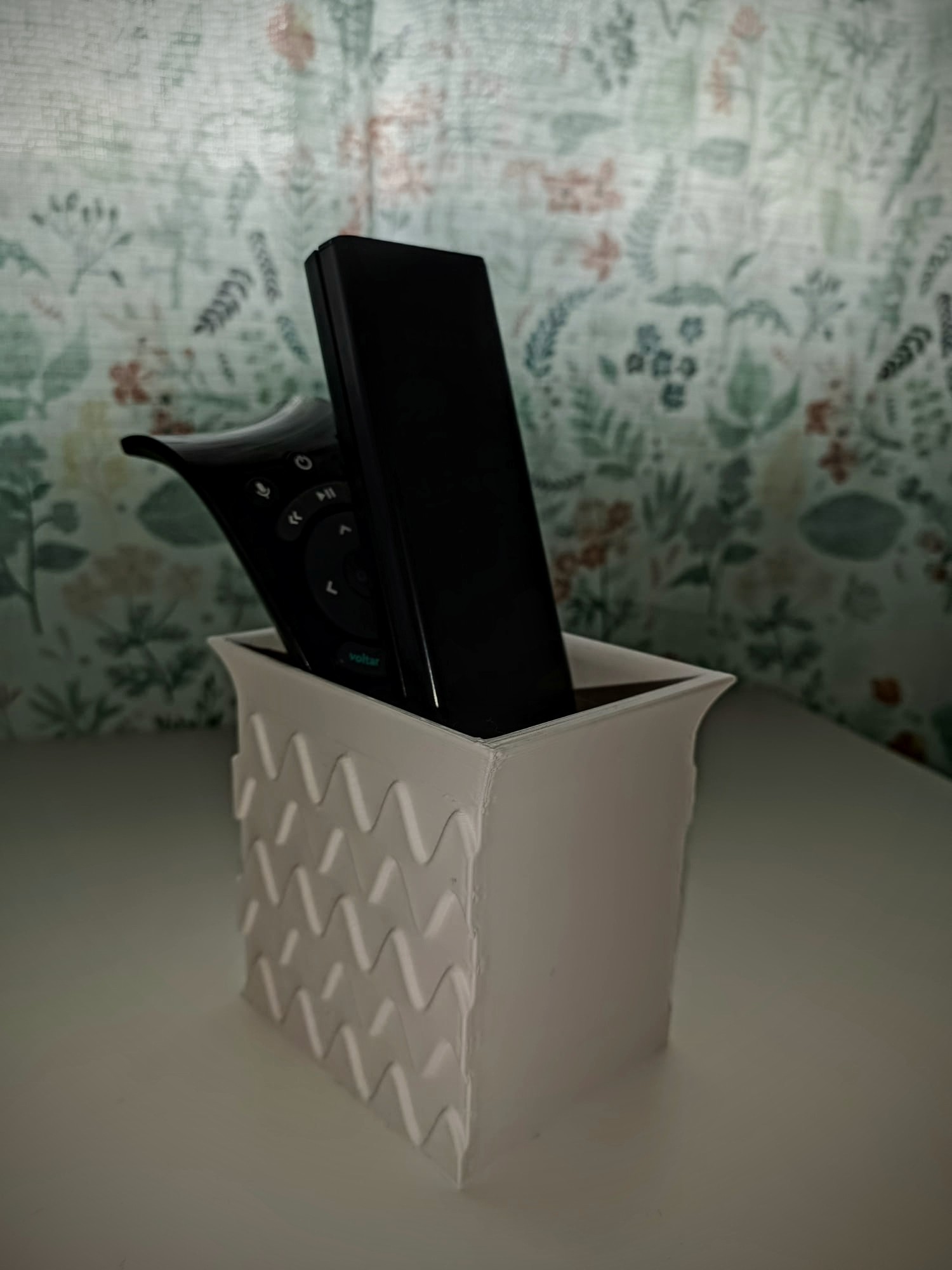 Wavy Remote Holder by Miguel2811 | Download free STL model | Printables.com