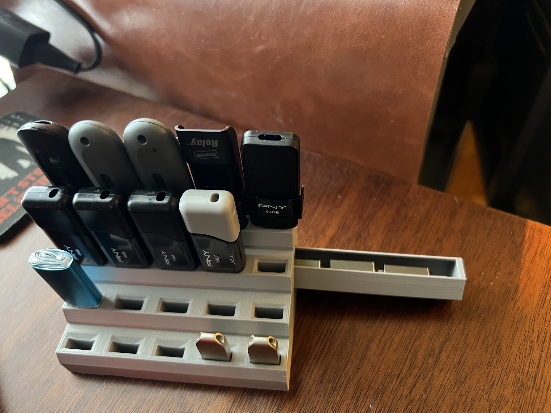 USB drive holder w/ drawer by itsprestonm | Download free STL model ...