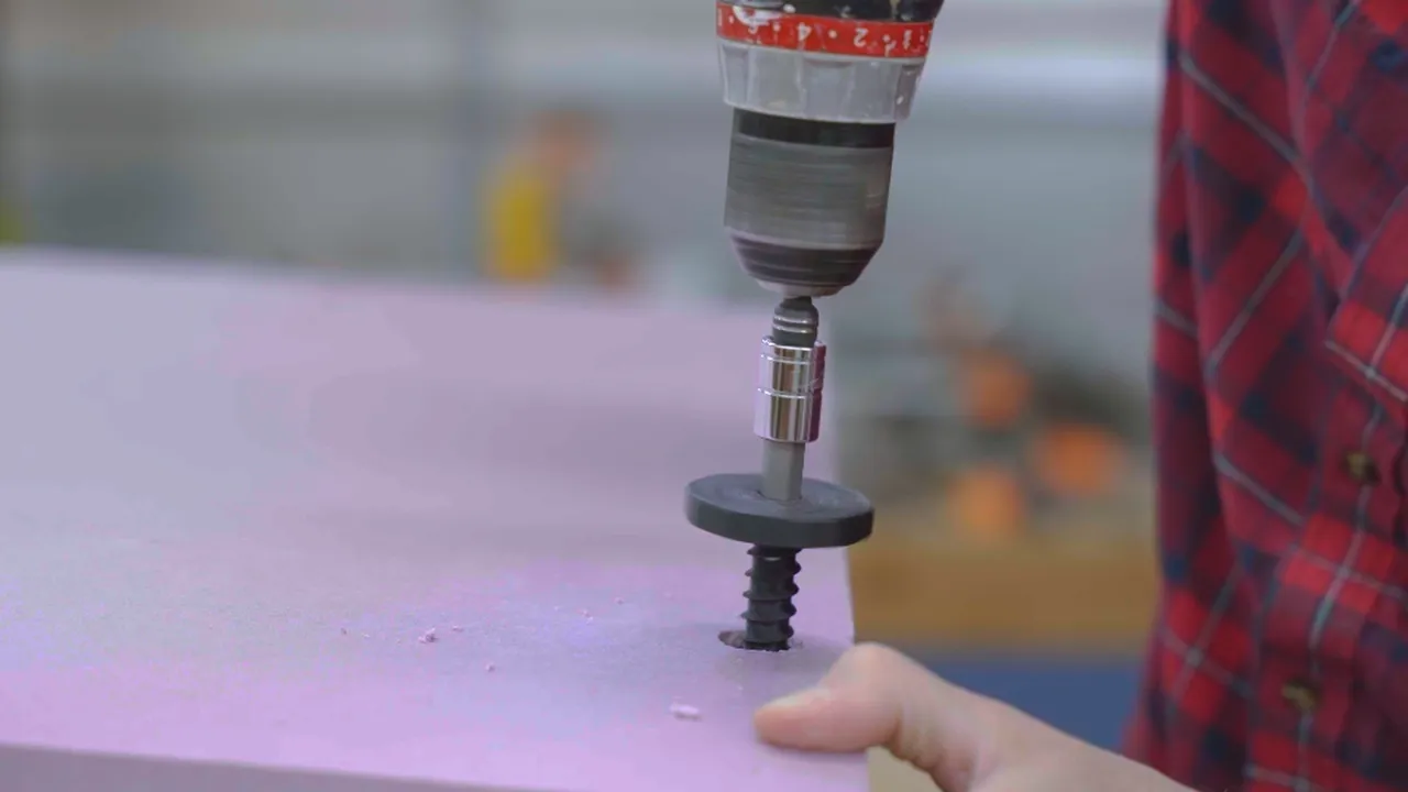 Giant Screw for Foam Board Insulation by BuildItMakeIt | Download free ...