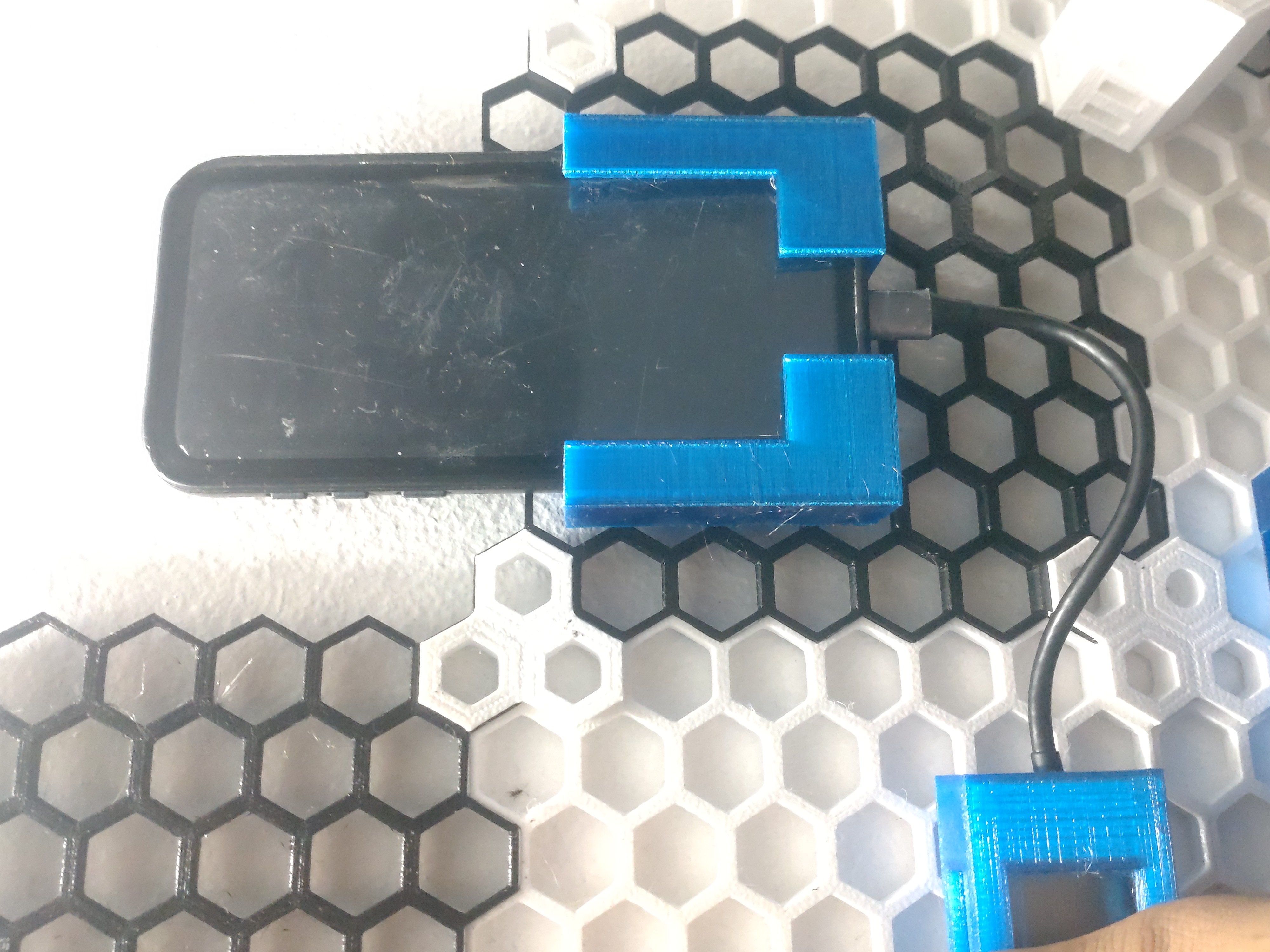 Parametric Universal Phone Mount by LSolrac | Download free STL model ...