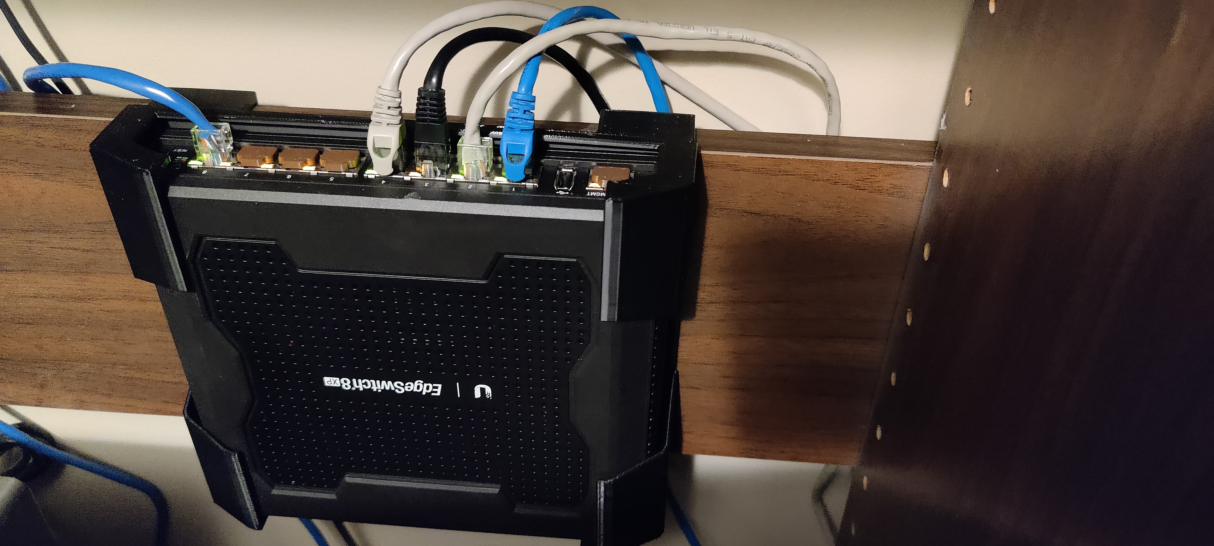 EdgeSwitch 8XP Hanging Mount by Old Curmudgeon | Download free STL ...