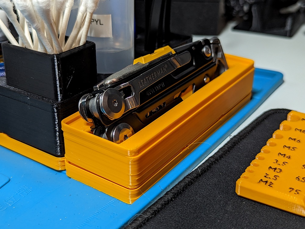 Gridfinity Leatherman Signal Storage by 3DSpenny | Download free STL ...