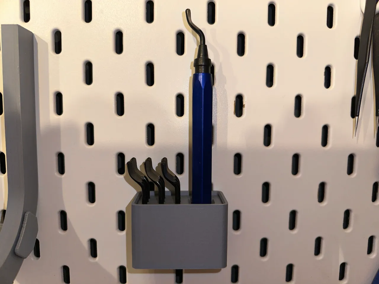 Deburring Tool Holder for Ikea Skadis by davidmakes | Download free STL model | Printables.com