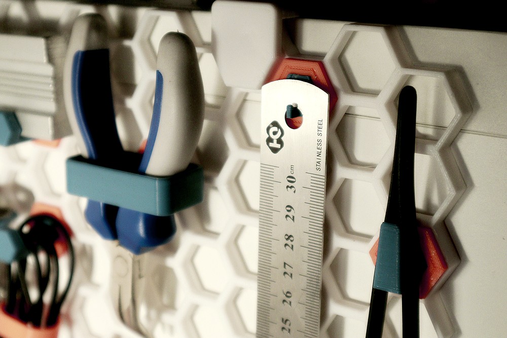 Honeycomb storage wall - Ruler Hook by Emme3D | Download free STL model ...