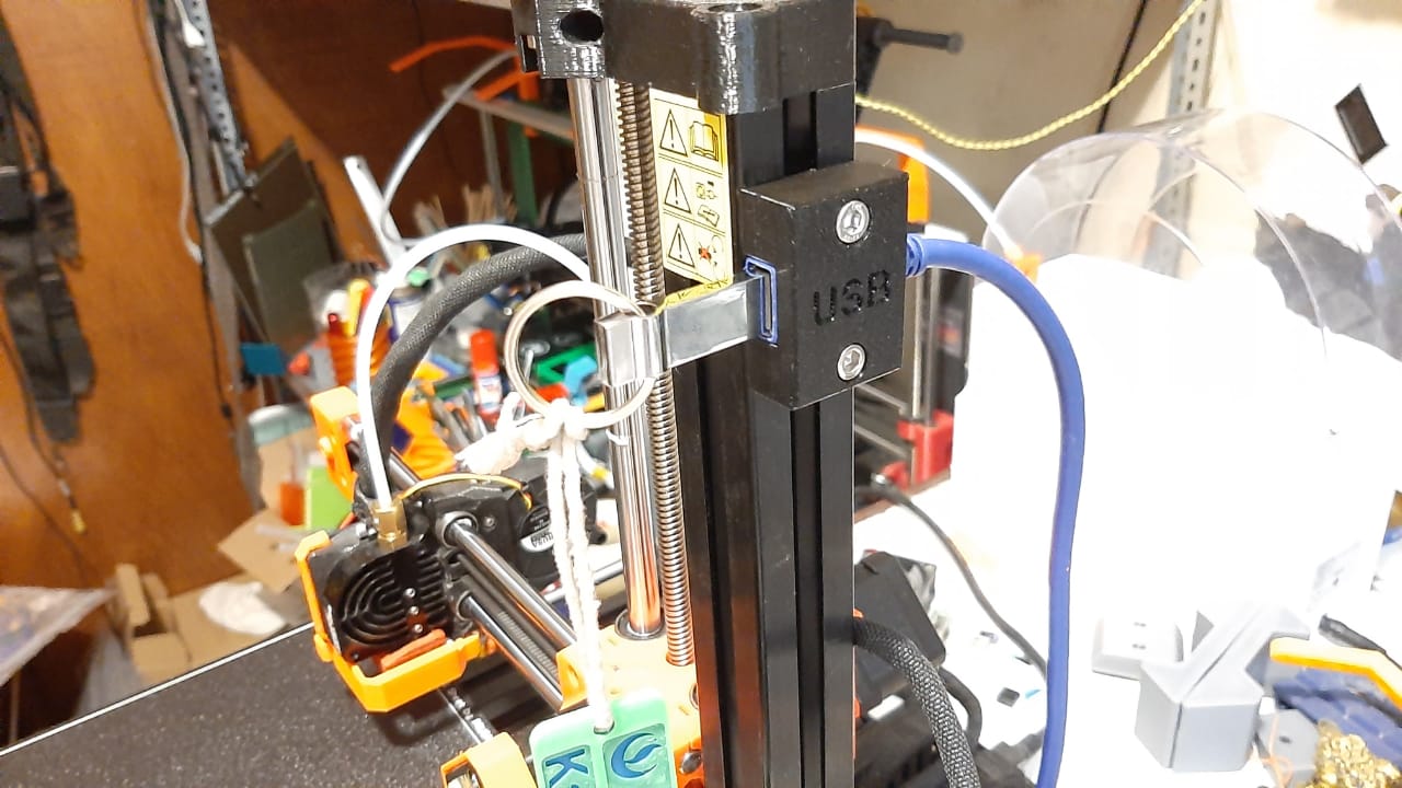 USB extension cable mount for Prusa Mini by Tocache | Download free STL ...